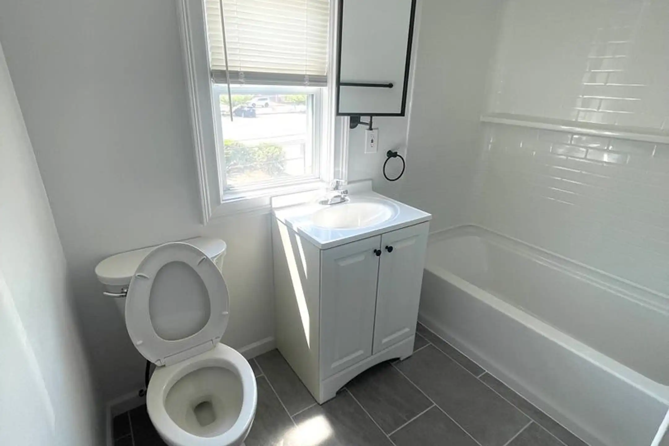 70-72 Monmouth St unit 2C - Red Bank, NJ 07701 | ApartmentGuide.com