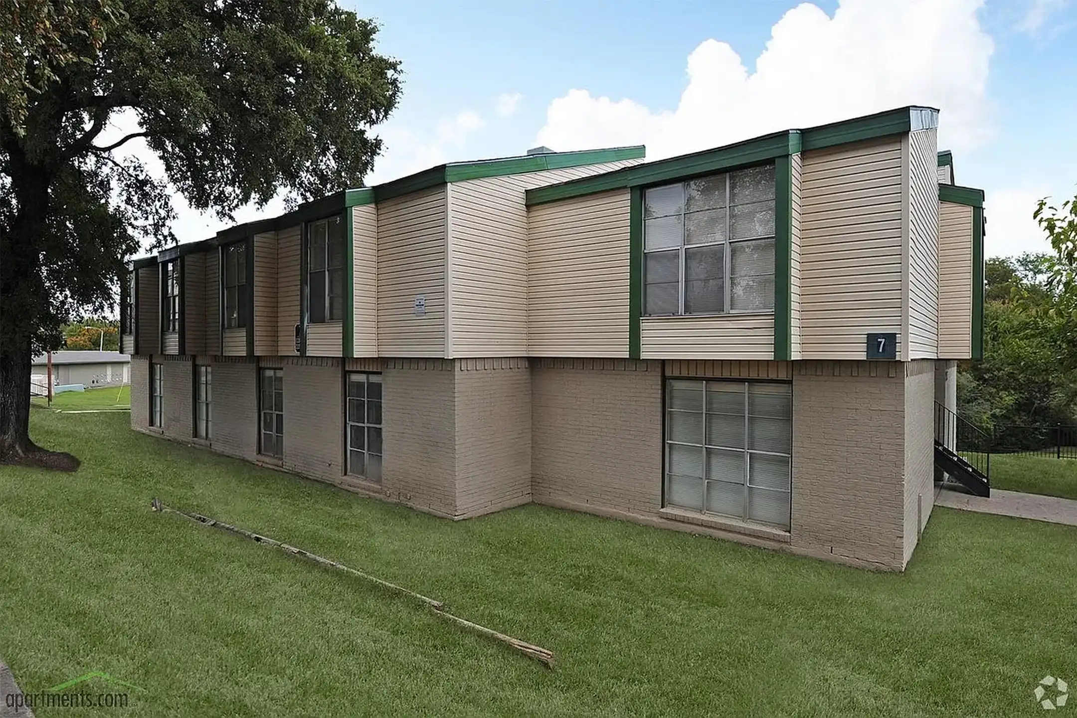 Mountain Creek Apartments - Dallas, TX 75241 | ApartmentGuide.com