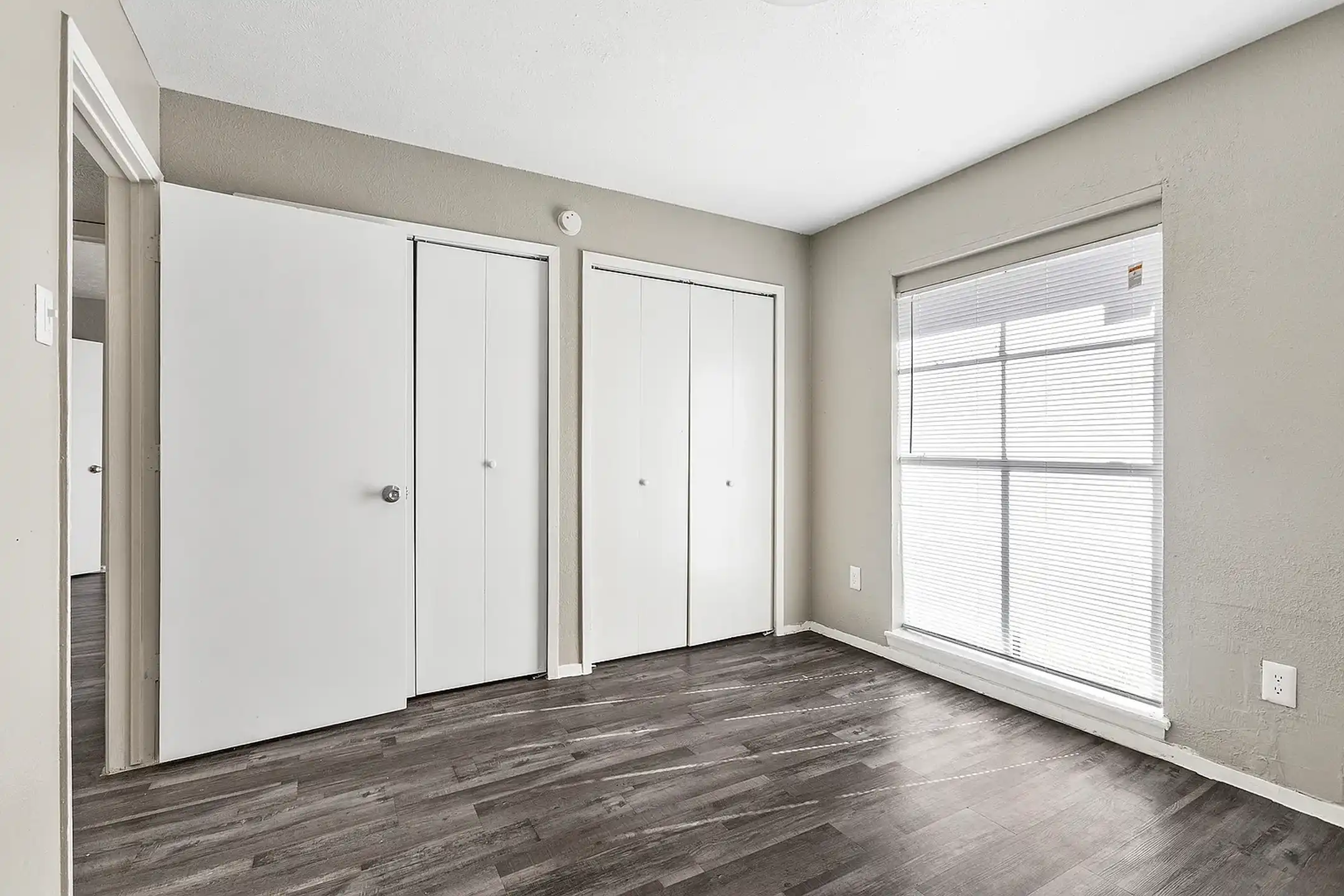 Mountain Creek Apartments - Dallas, TX 75241 | ApartmentGuide.com