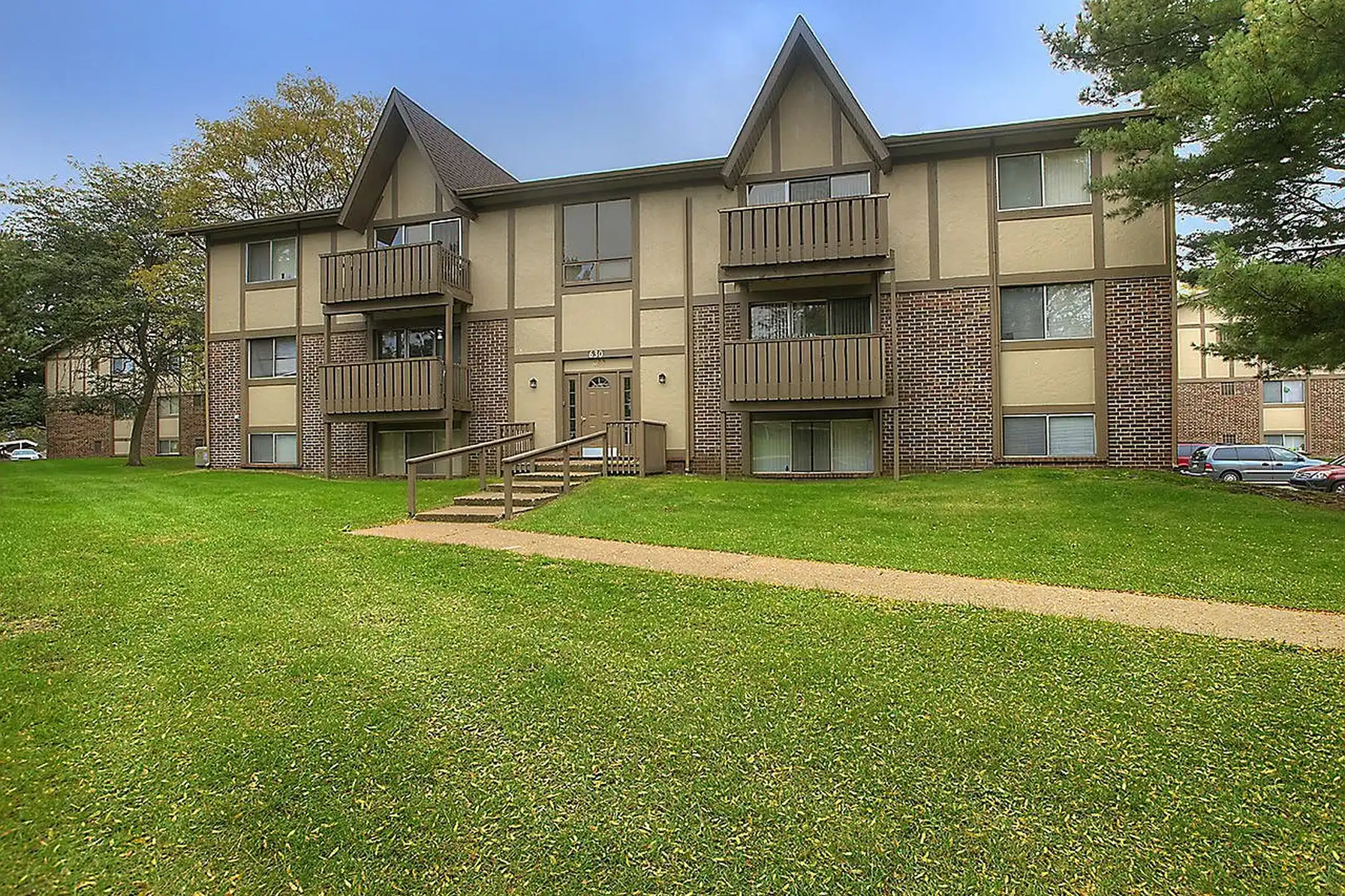 Nottingham Place Apartments - Kalamazoo, MI 49009 | ApartmentGuide.com