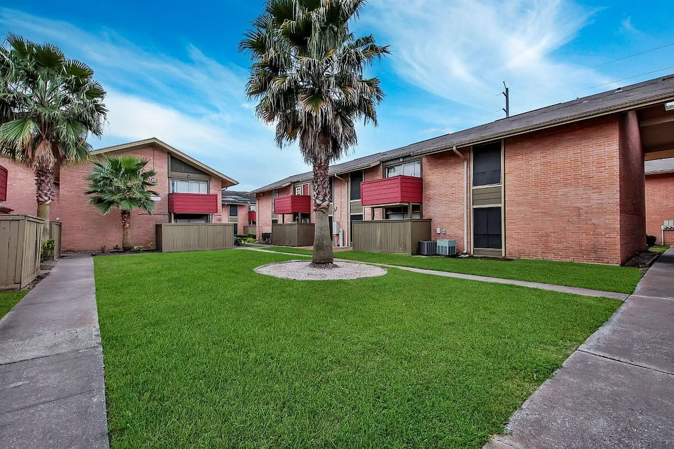 Pelican Pointe - Houston, TX 77081 | ApartmentGuide.com