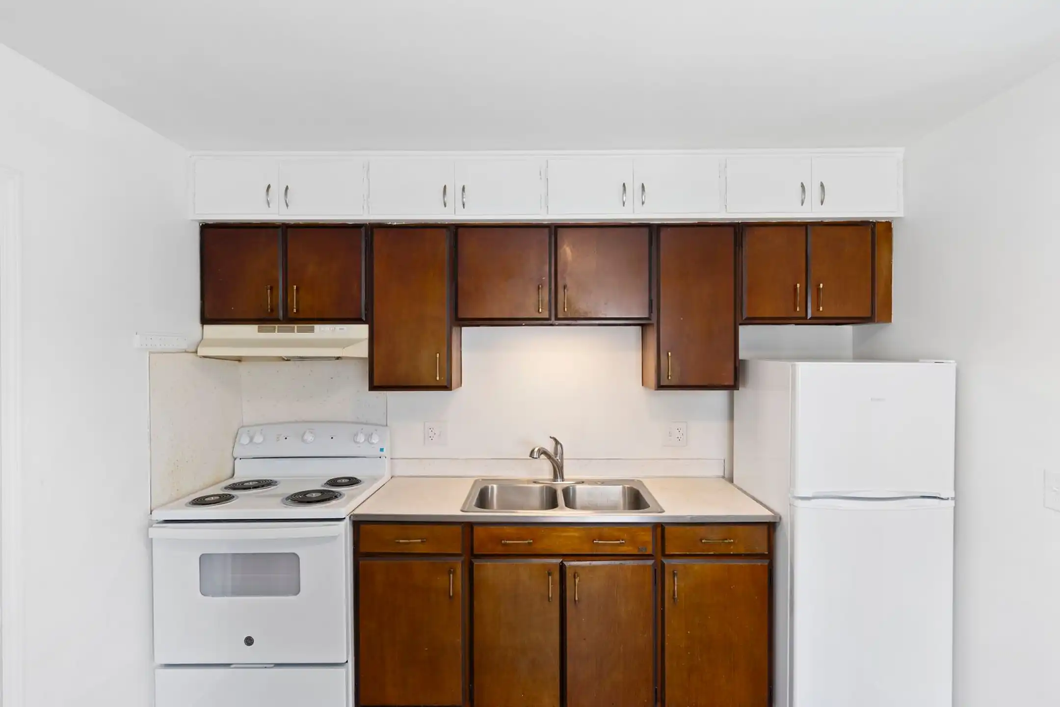 412 N Clinton St - Grand Ledge, MI 48837 | ApartmentGuide.com