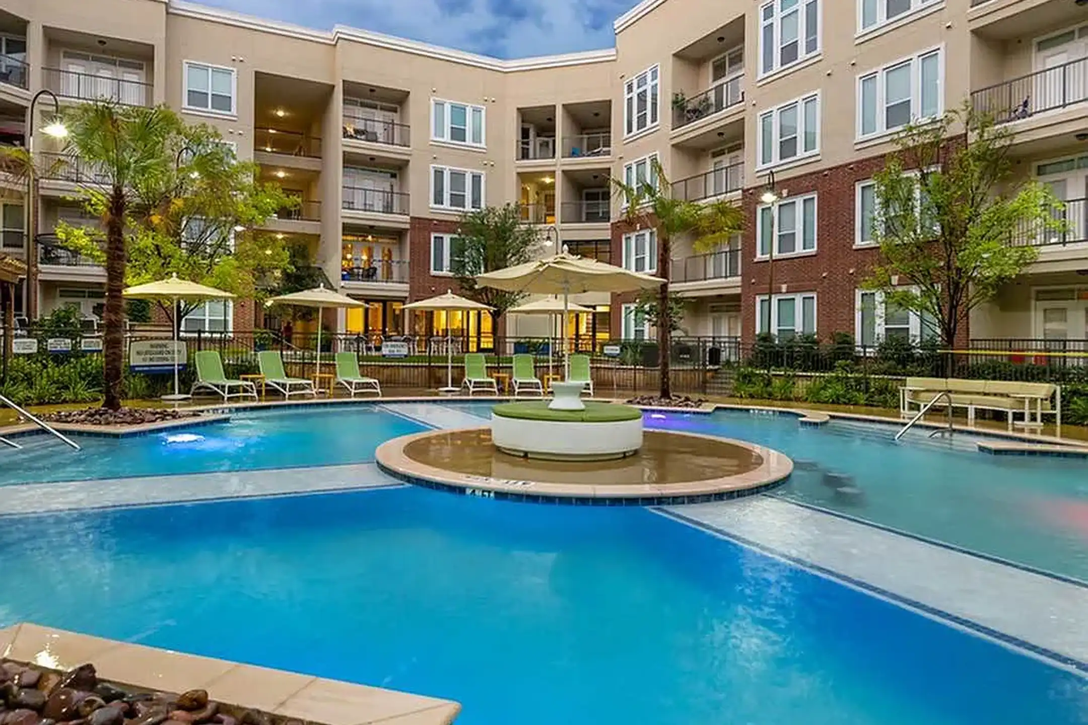 AMLI Frisco Crossing - Frisco, TX 75034 | ApartmentGuide.com