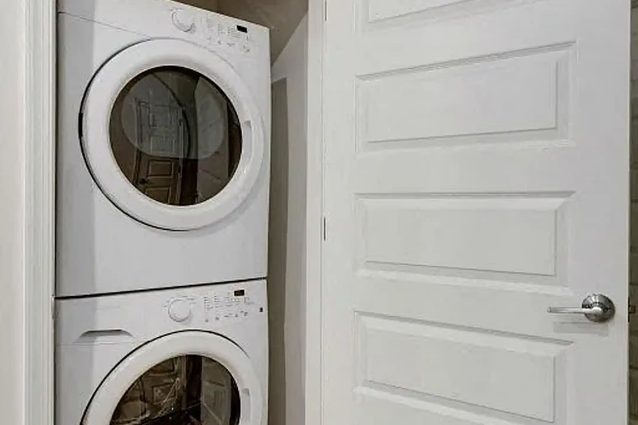 Venture Apartments iN Tech Center - Newport News, VA 23606 ...