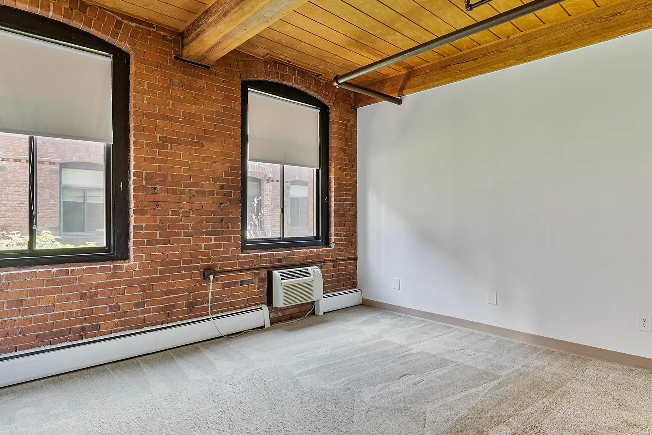 Stockbridge Court - Springfield, MA 01103 | ApartmentGuide.com