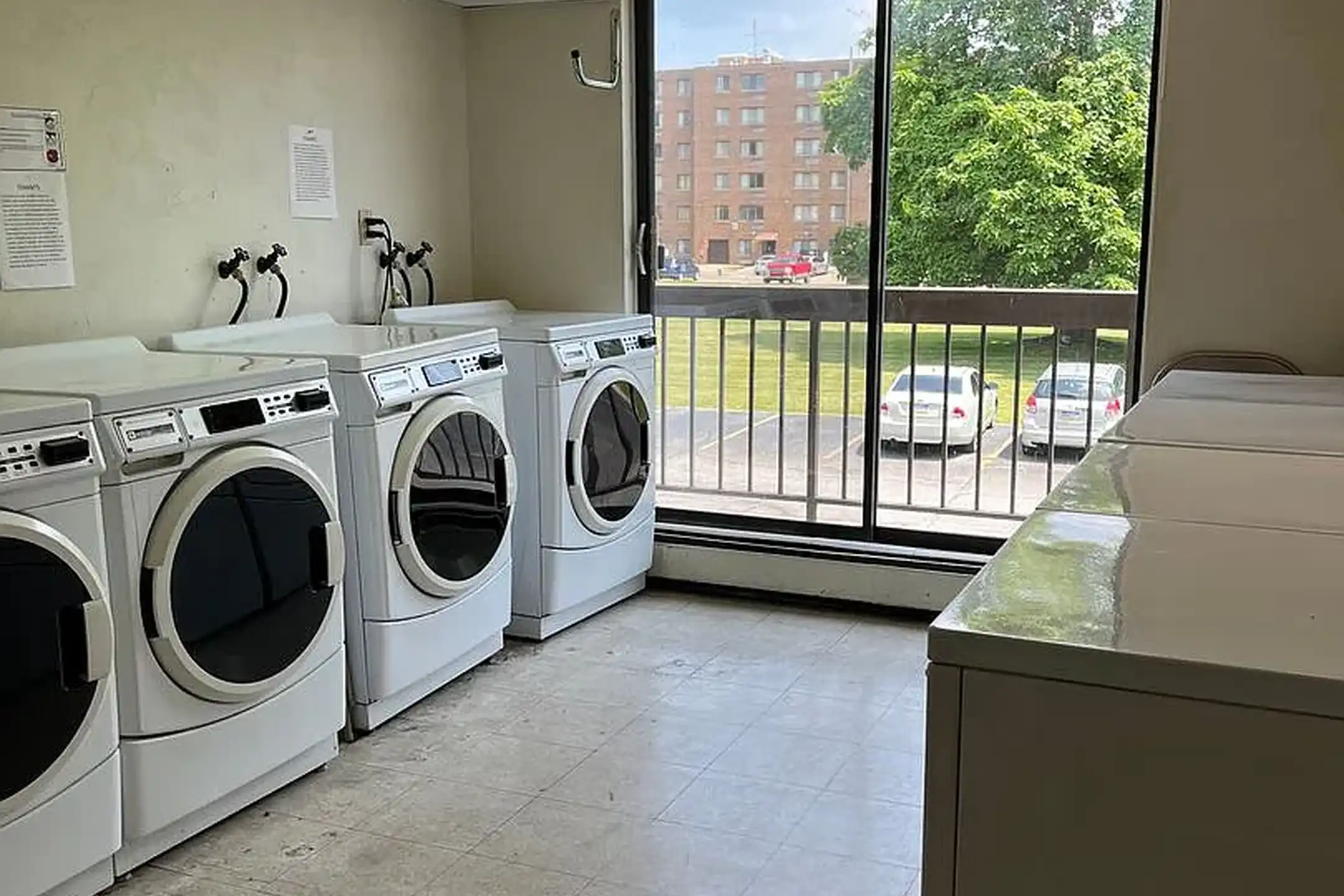 River-Sharon - Sharon, PA 16146 | ApartmentGuide.com