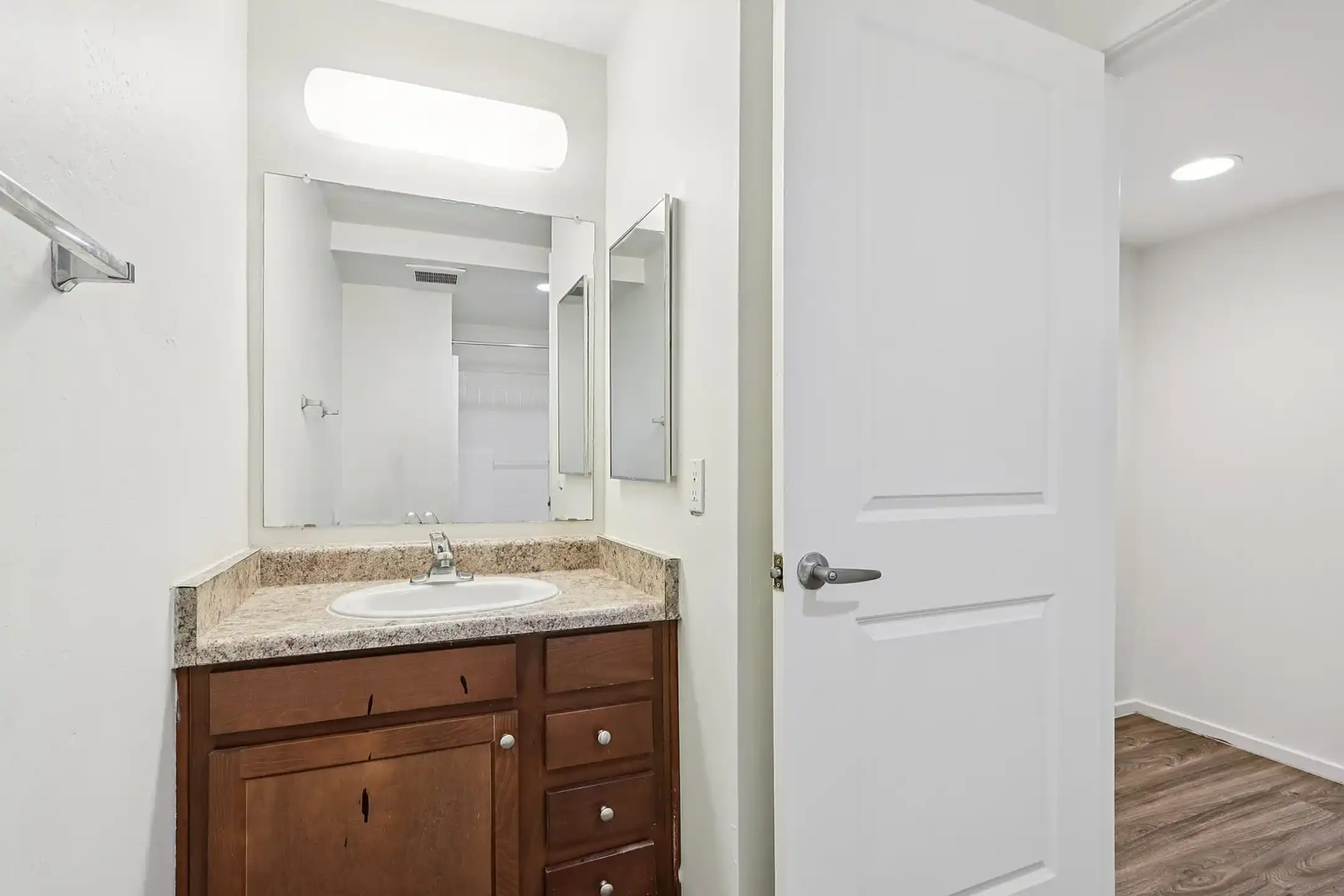 Lofts@ 10 - Phoenix, AZ 85006 | ApartmentGuide.com