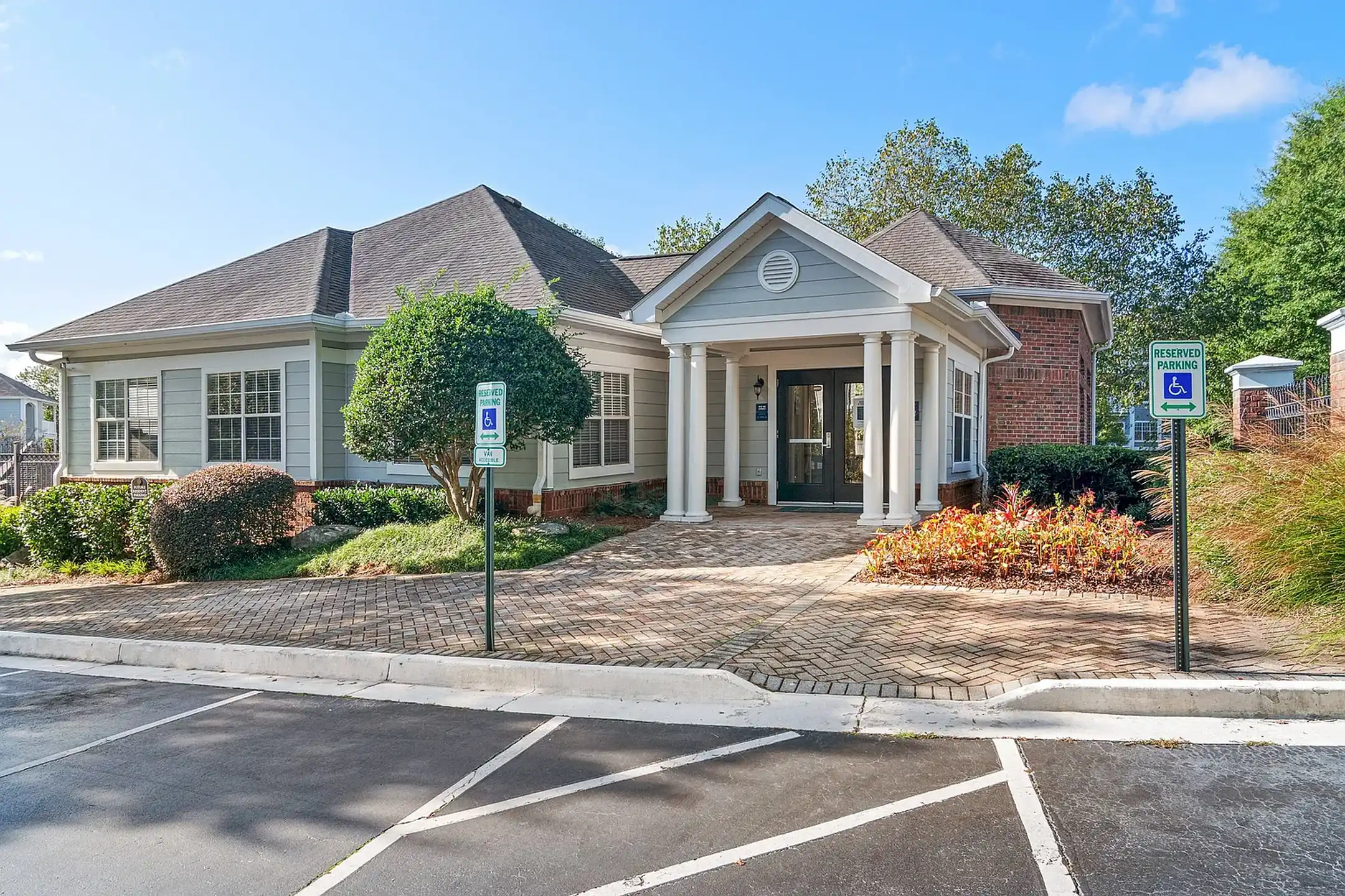 Jefferson at the Perimeter Apartments - Dunwoody, GA 30338 ...