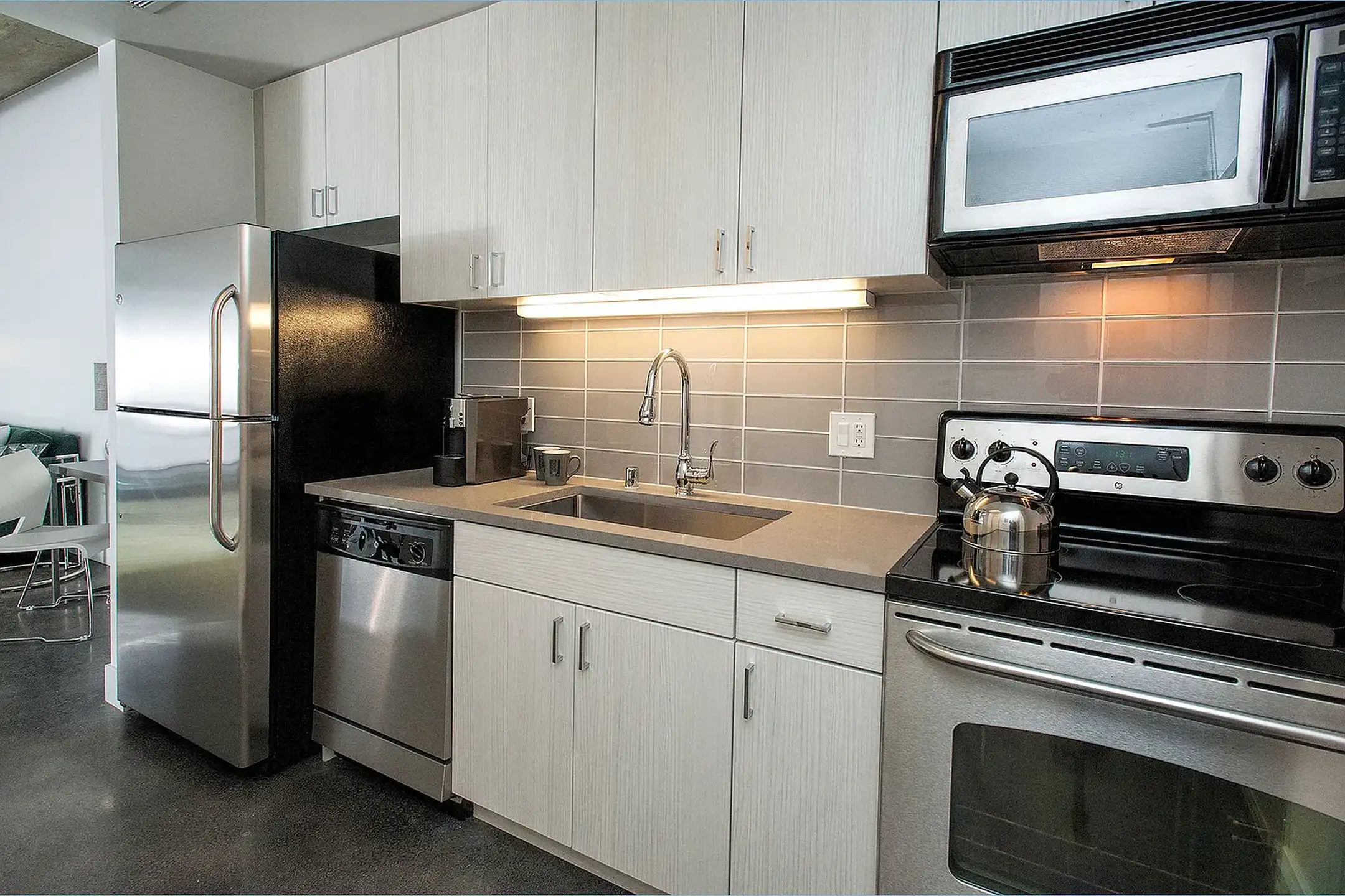 800J Lofts - Sacramento, CA 95814 | ApartmentGuide.com
