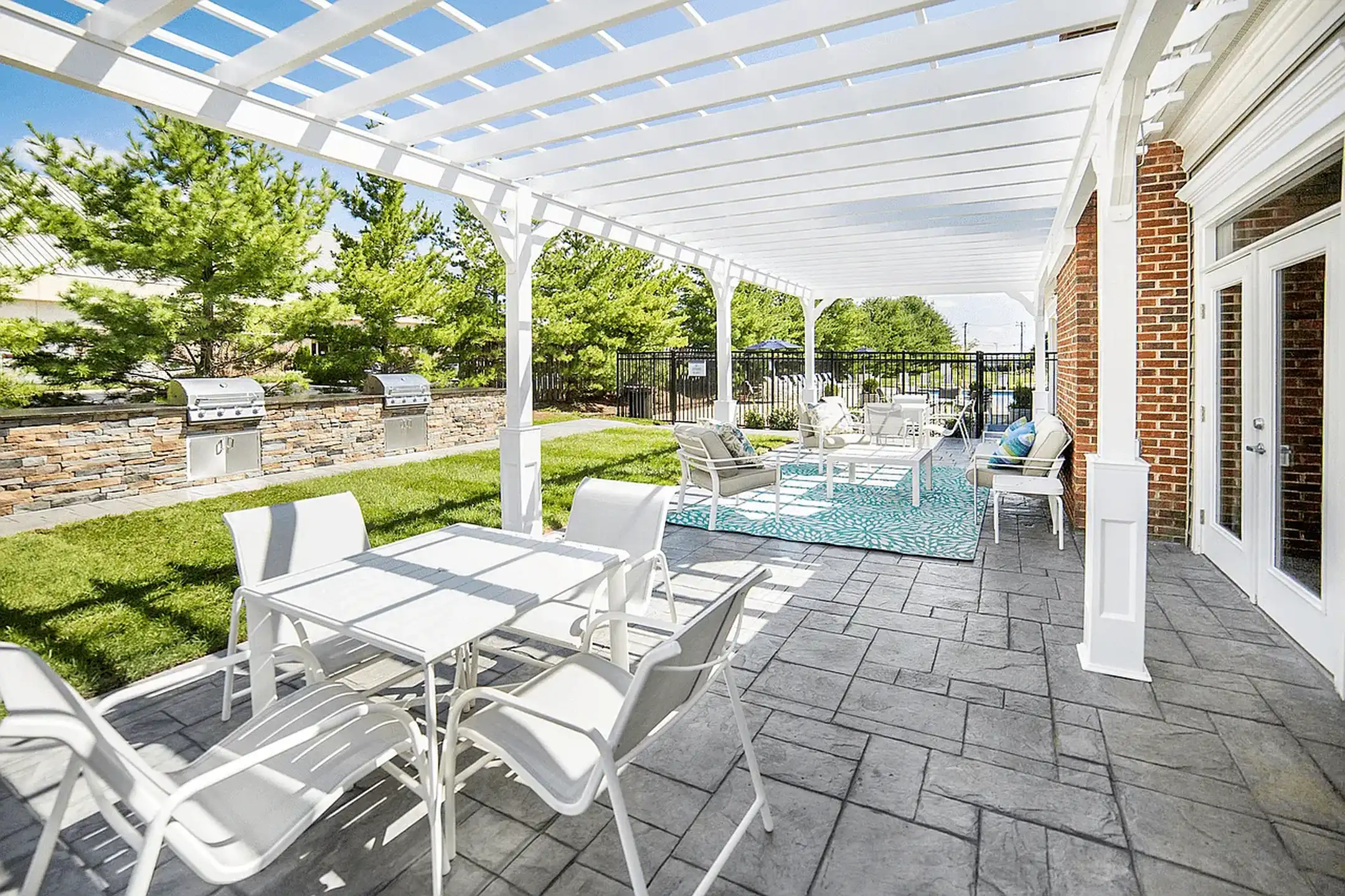 Riverside Manor Apartments - Fredericksburg, VA 22401 | ApartmentGuide.com