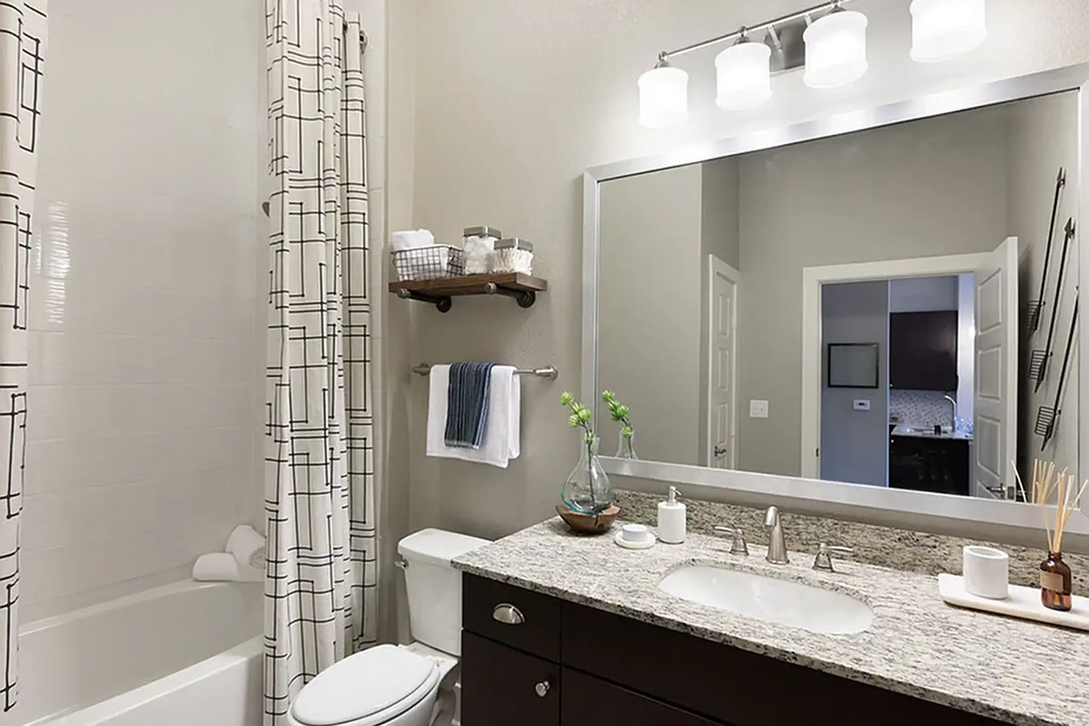 AMLI Frisco Crossing - Frisco, TX 75034 | ApartmentGuide.com