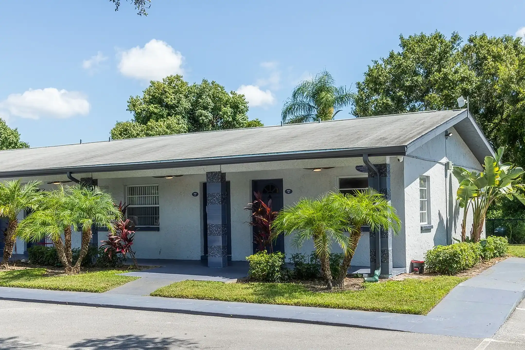 Waterside Village - Saint Petersburg, FL 33714 | ApartmentGuide.com