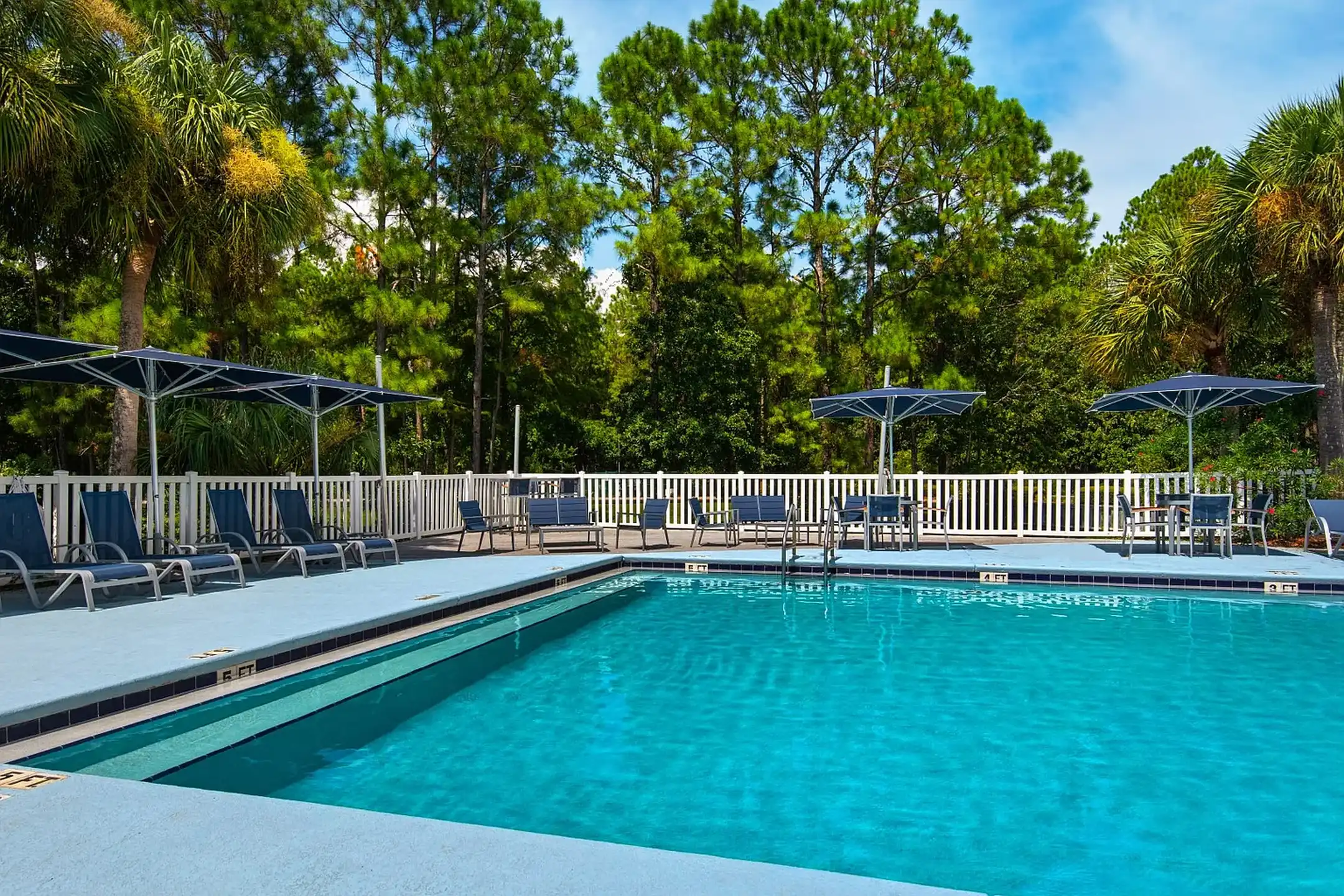 Crystal Lake - Pensacola, FL 32506 | ApartmentGuide.com