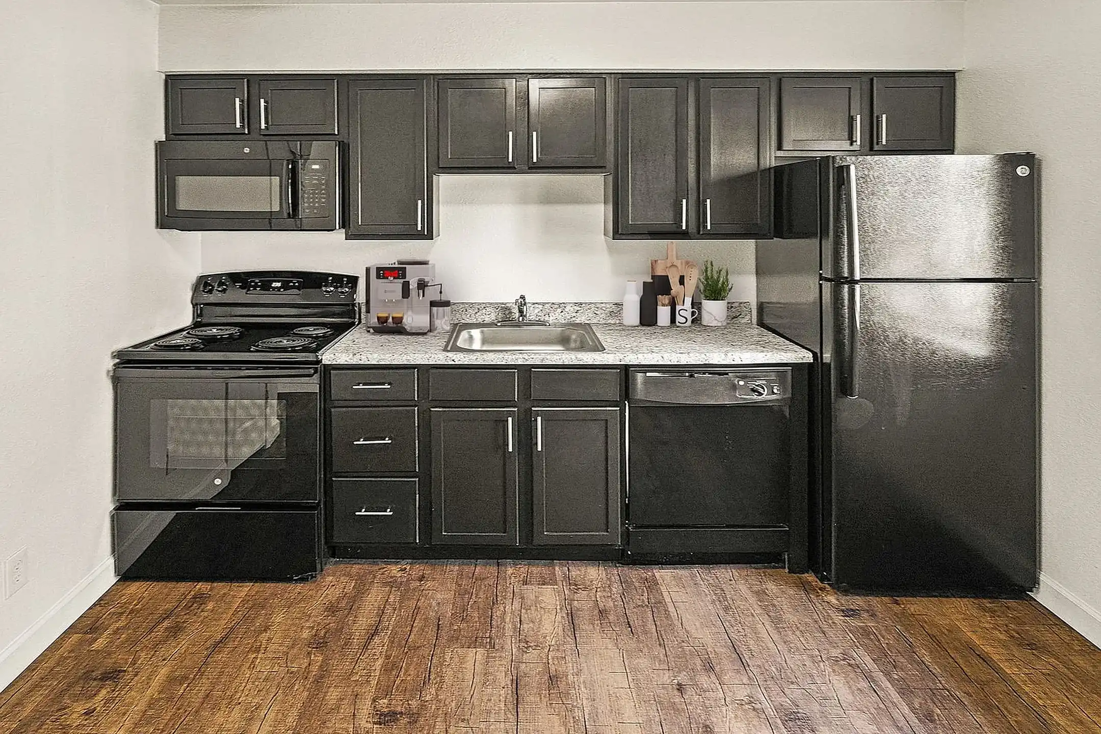 Metro Apartments at Wood River - Wood River, IL 62095 | ApartmentGuide.com