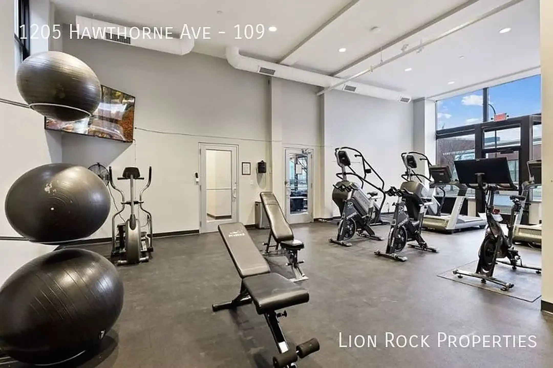 Hawthorne Gates - Minneapolis, MN 55403 | ApartmentGuide.com