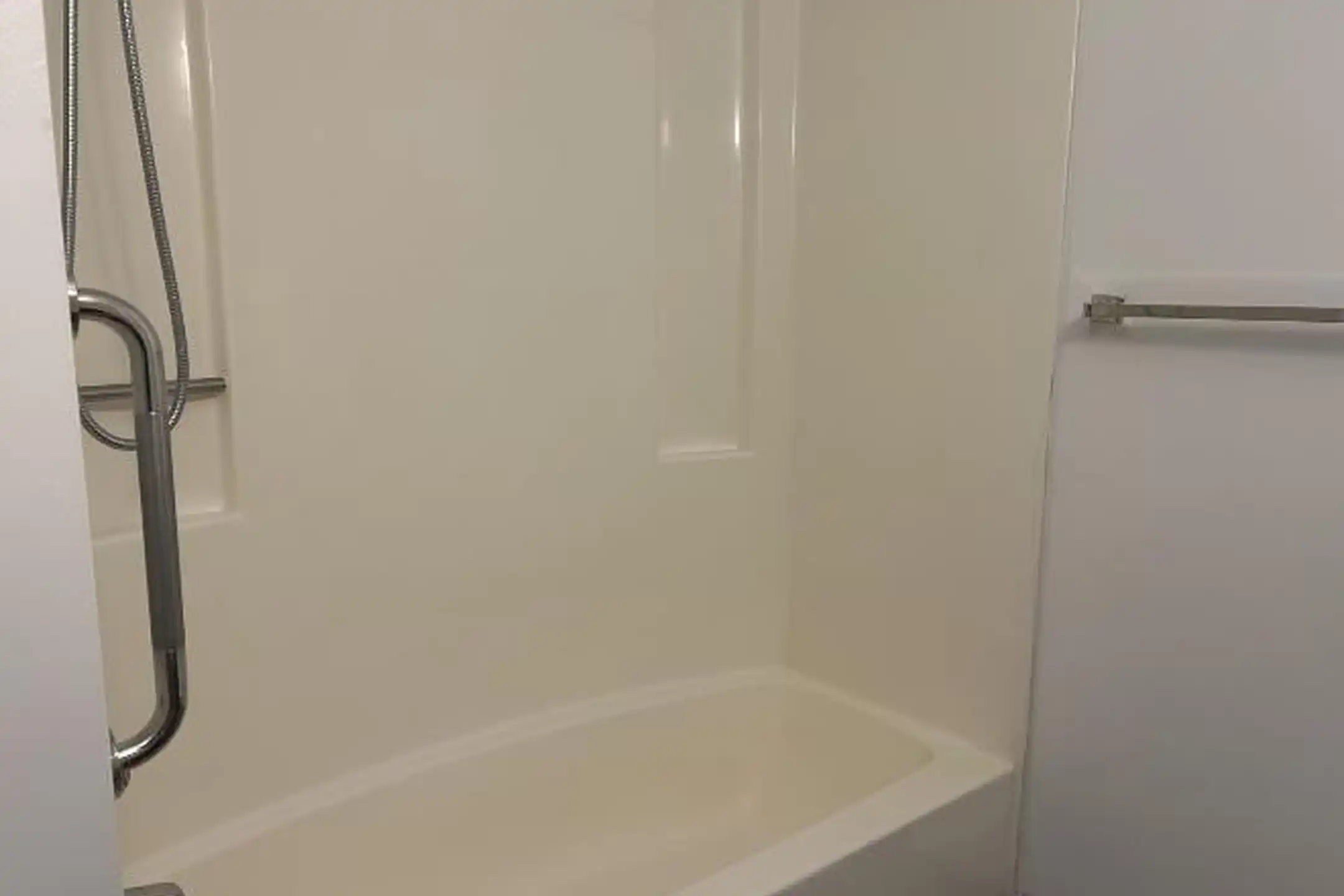517 Minnesota St - Lawrence, KS 66044 | ApartmentGuide.com