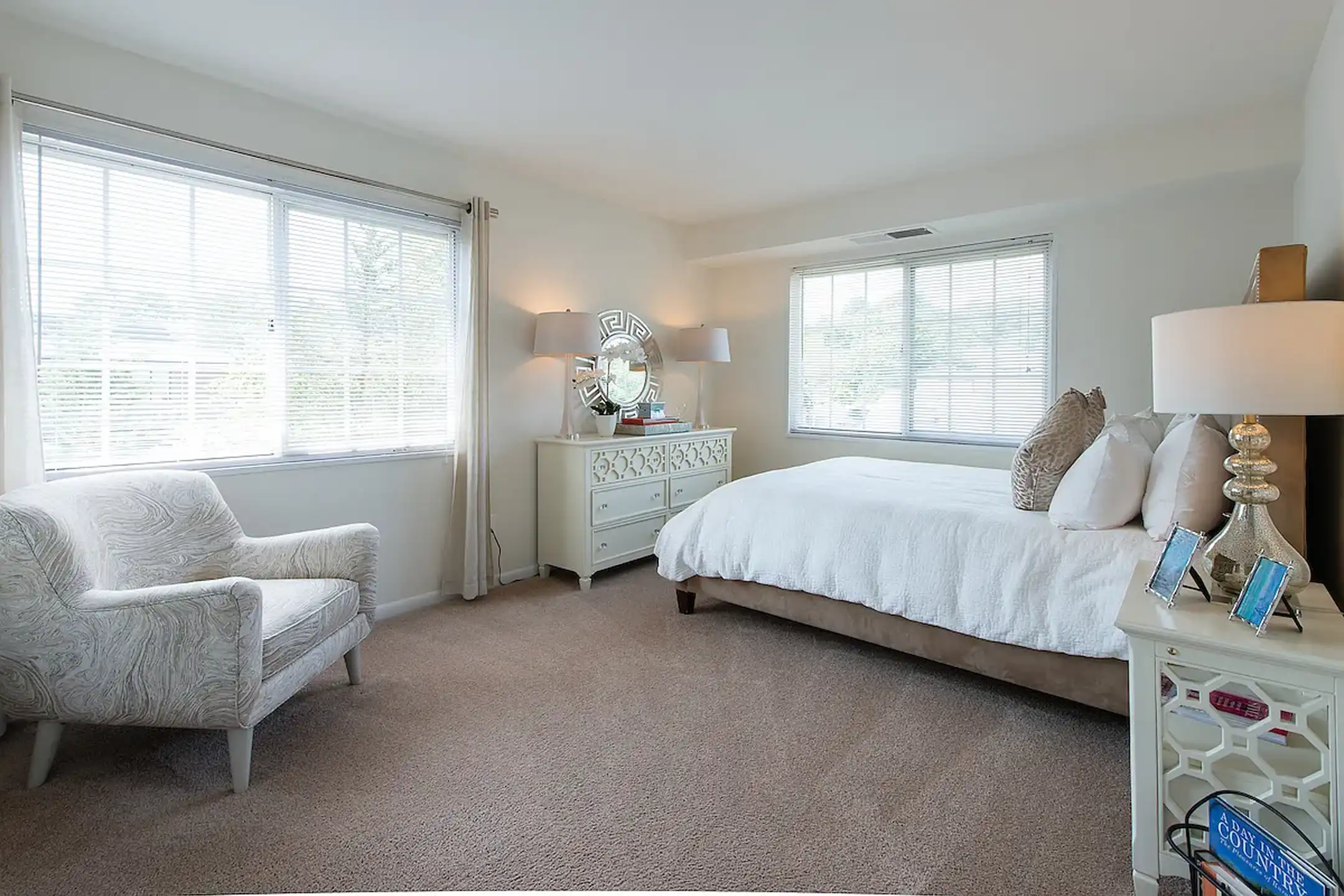 Fairfax Square - Fairfax, VA 22031 | ApartmentGuide.com