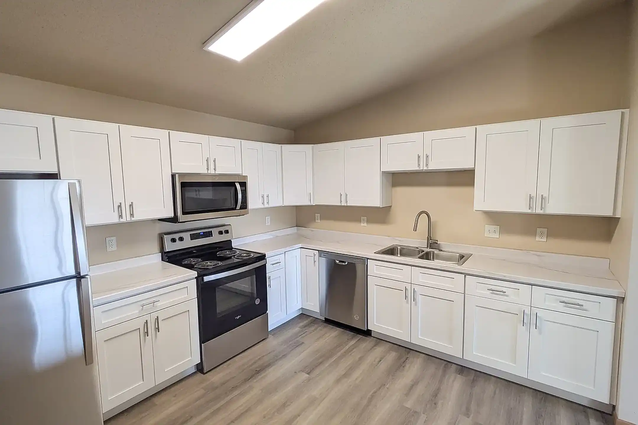 Osgood Townsite Apartment Homes - Fargo, ND 58104 | ApartmentGuide.com