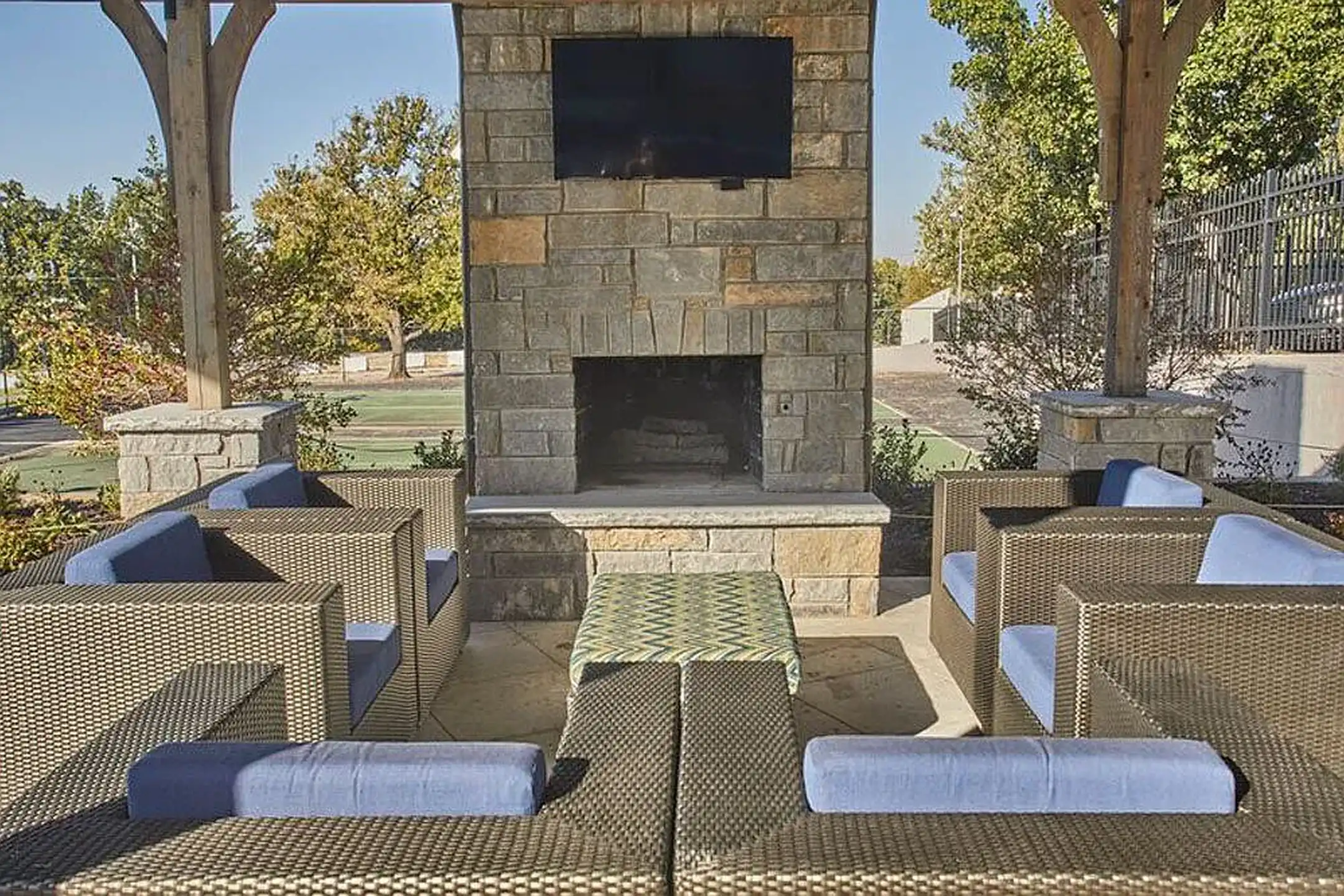 Mansion House - Tulsa, OK 74119 | ApartmentGuide.com