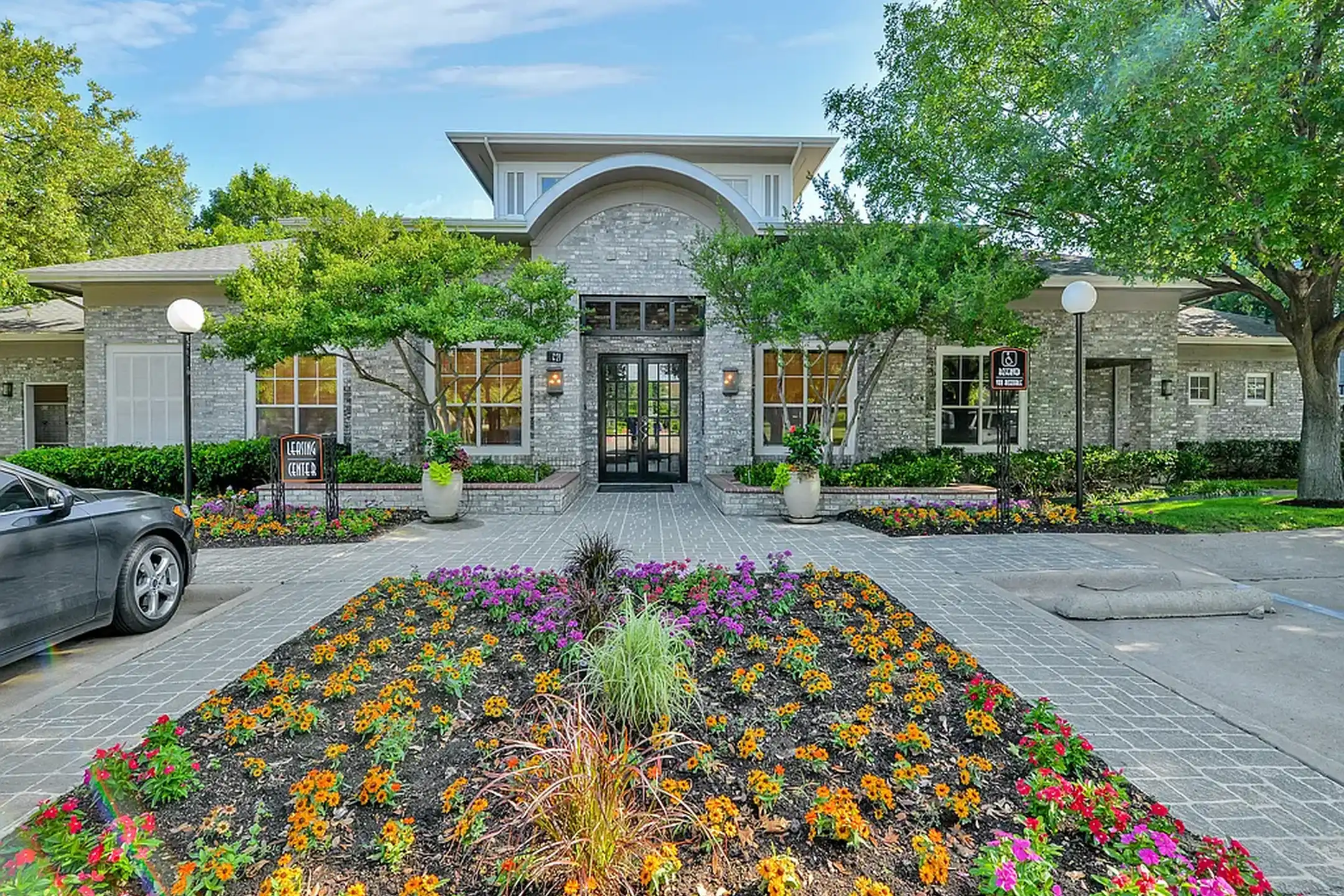 Greyson's Gate Apartments - Dallas, TX 75287 | ApartmentGuide.com