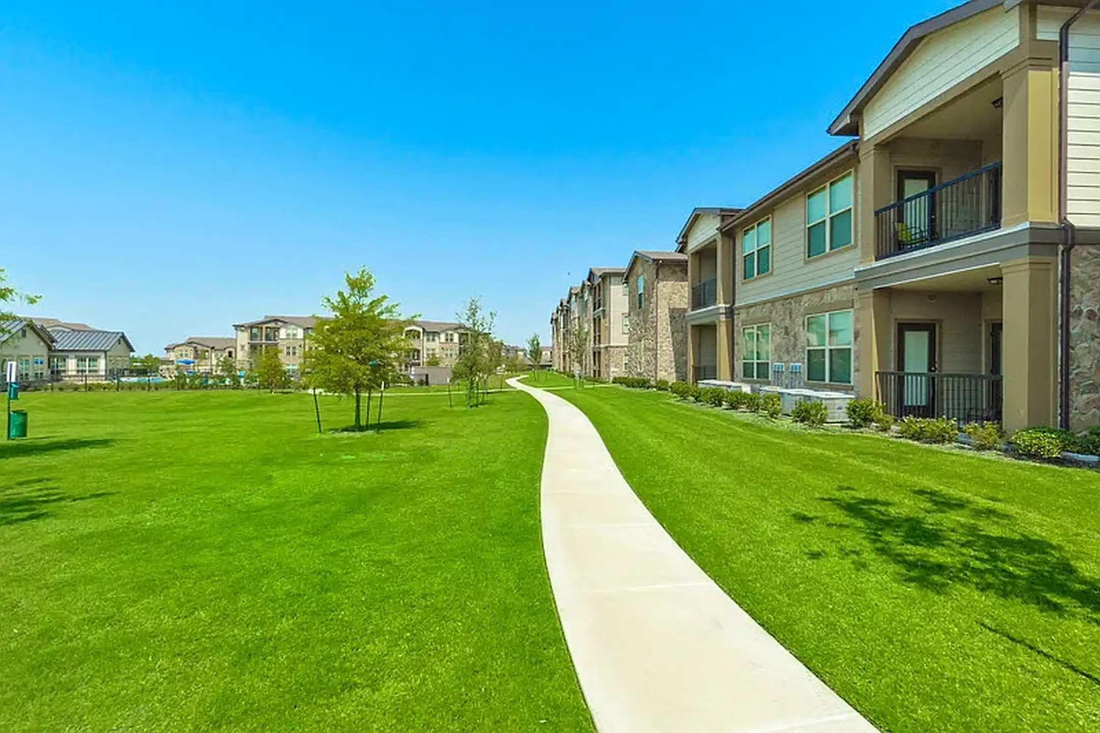 Eagle Crossing - Dallas, TX 75236 | ApartmentGuide.com