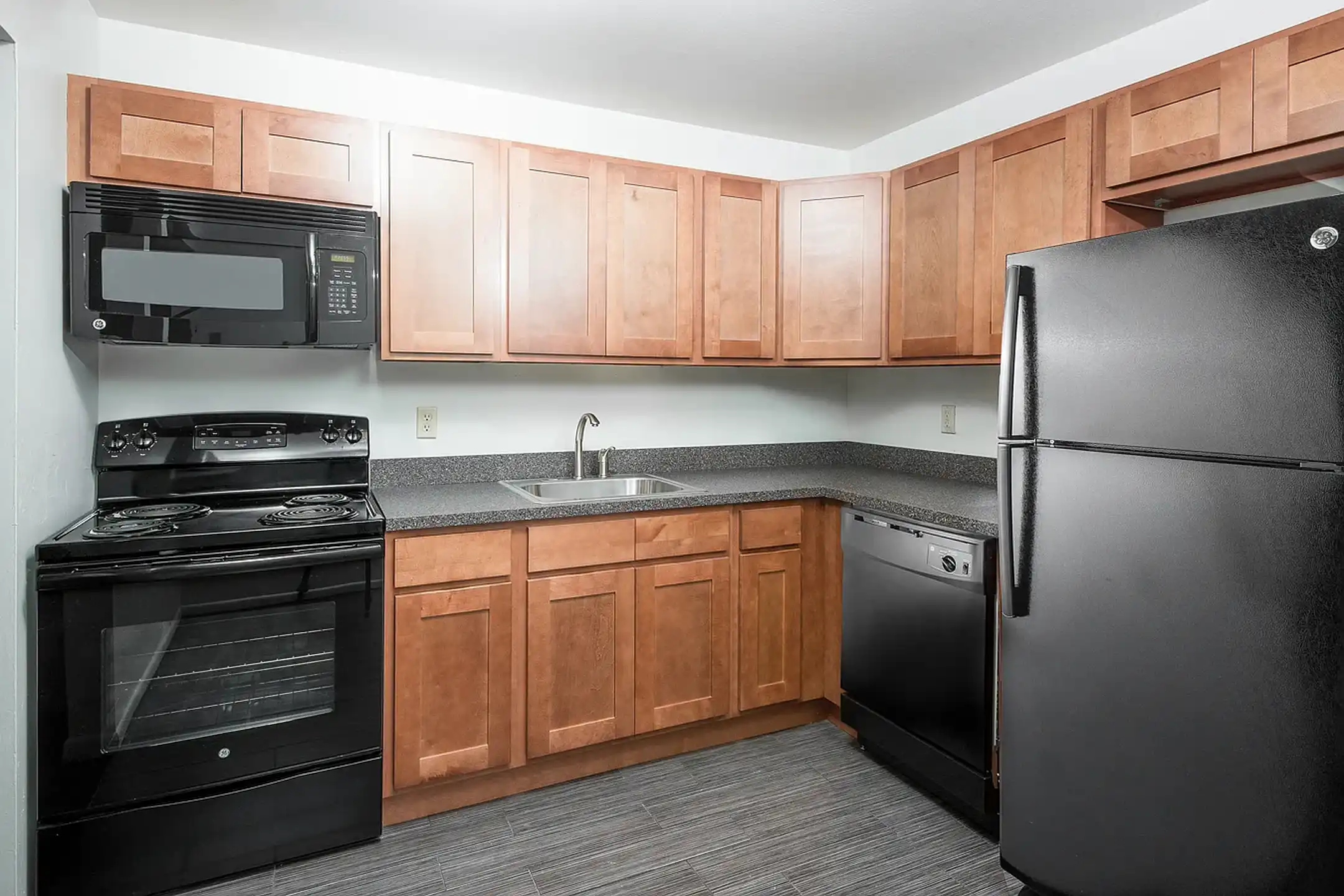 Carlton Apartments - Ewing, NJ 08618 | ApartmentGuide.com