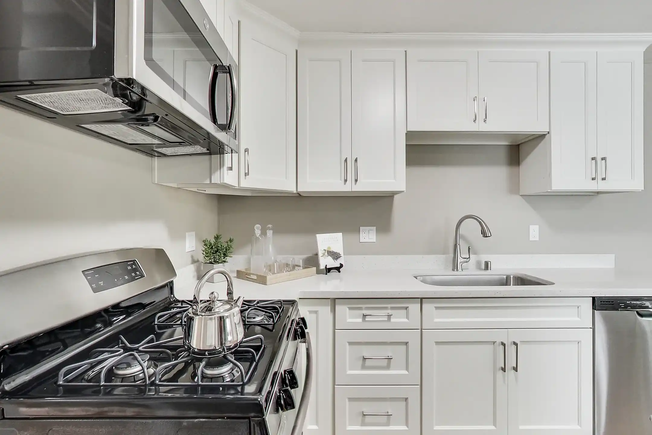 Main Street Terrace - Walnut Creek, CA 94597 | ApartmentGuide.com