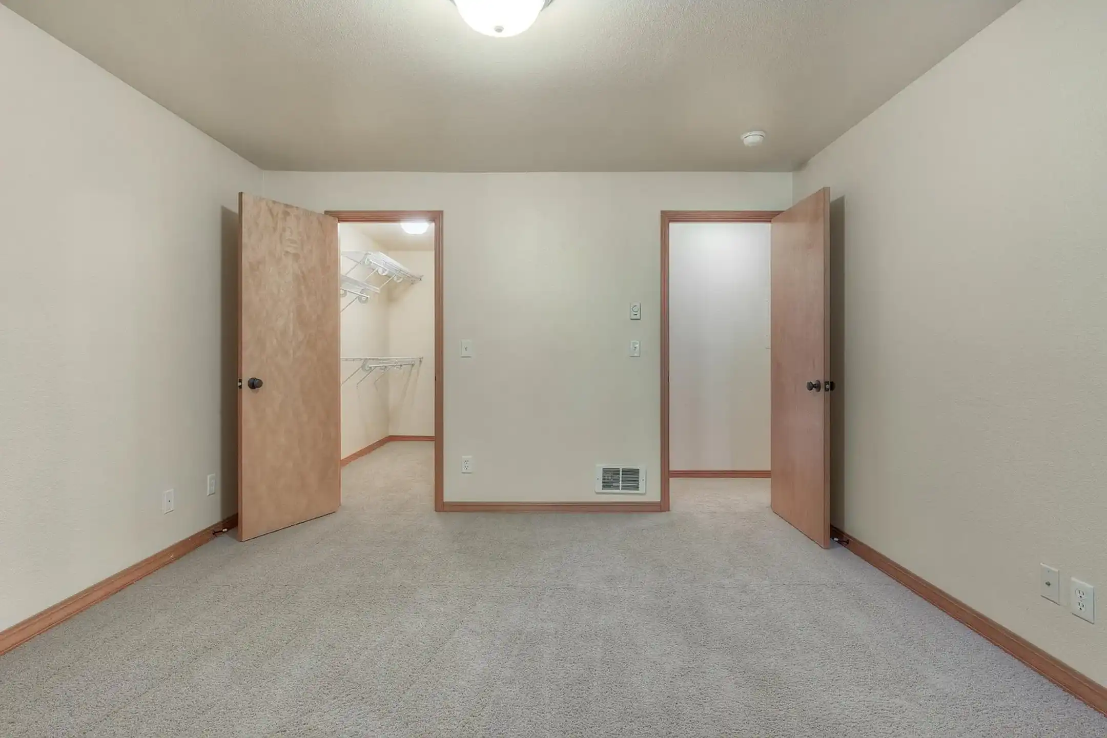 Executive Estates - Seattle, WA 98125 | ApartmentGuide.com