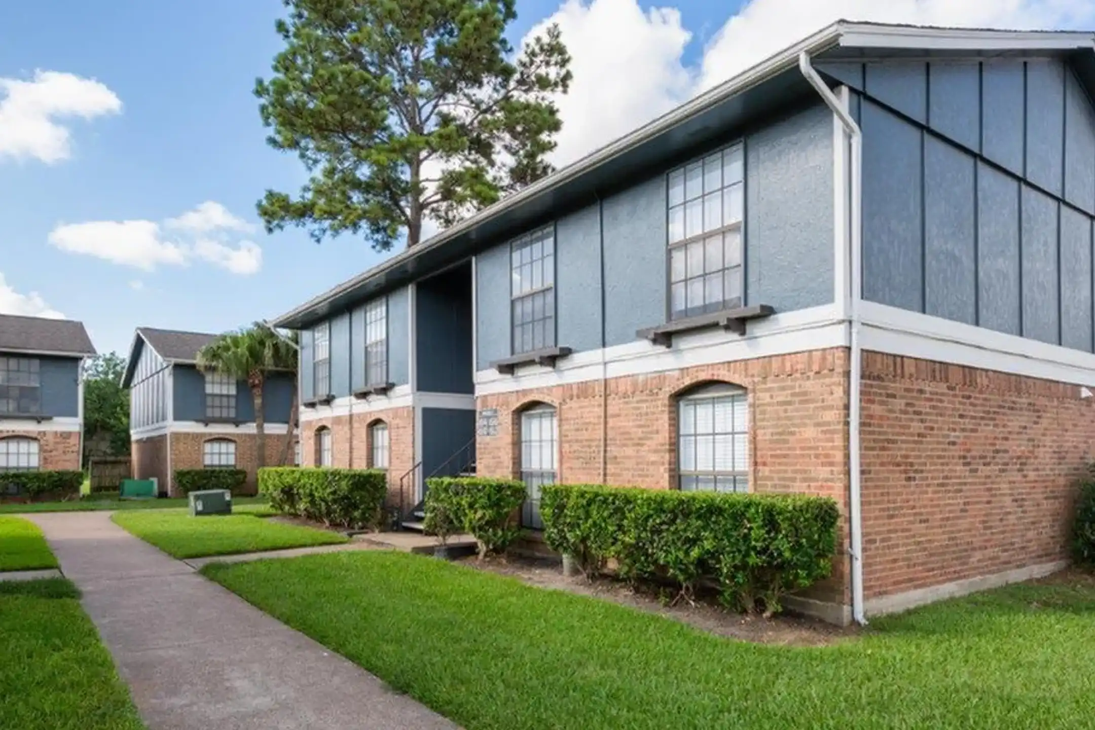 Barringer Square - Webster, TX 77598 | ApartmentGuide.com