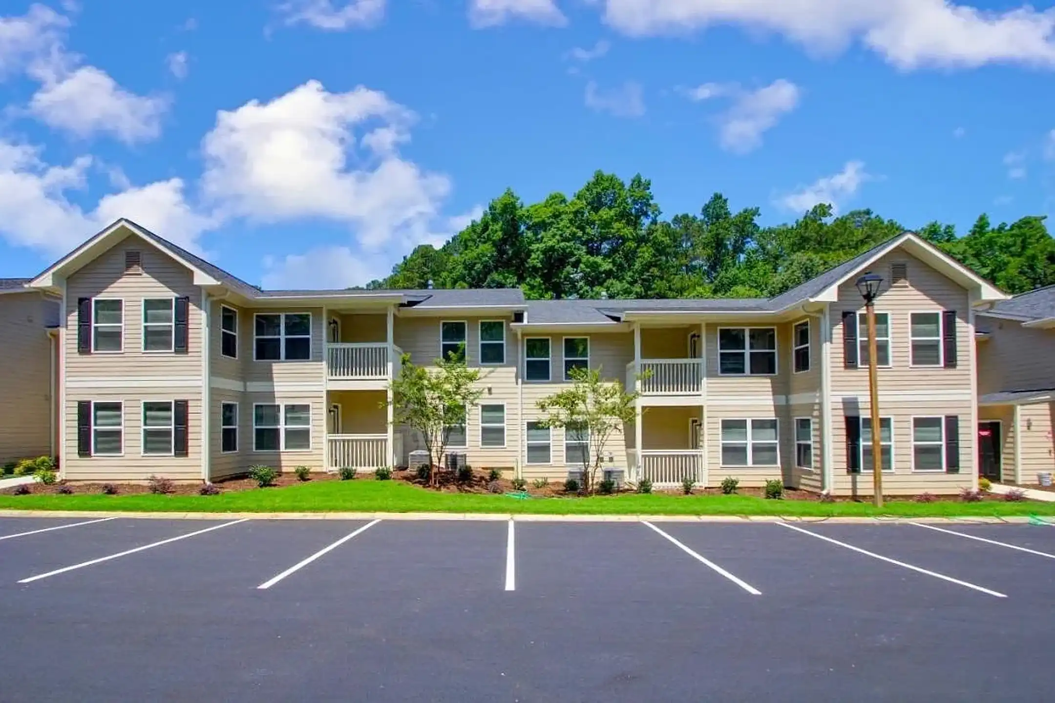 Azalea Park at Sandy Springs - Sandy Springs, GA 30350 | ApartmentGuide.com