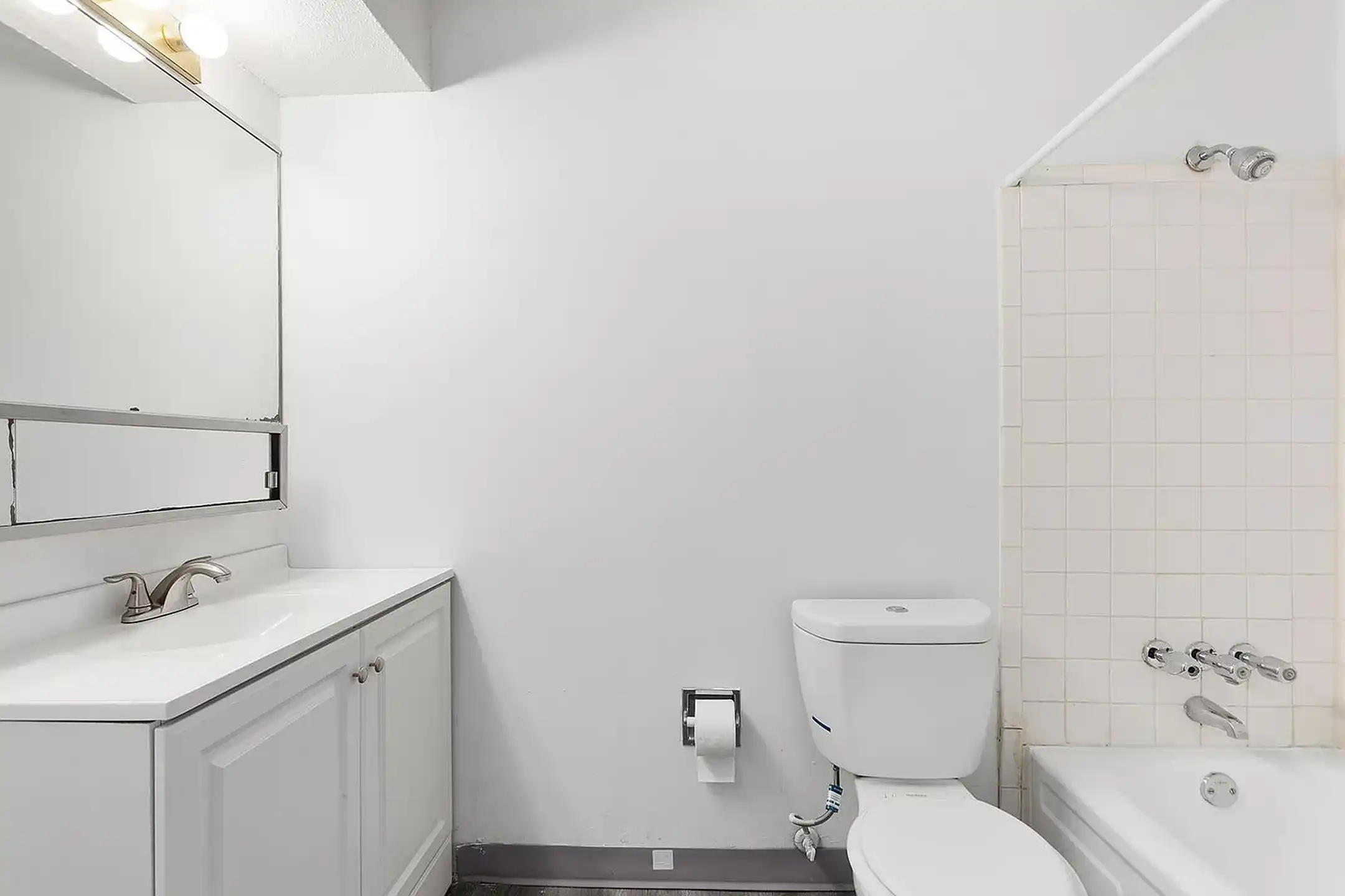 Stonegate Meadows Apartments - Kansas City, MO 64133 | ApartmentGuide.com