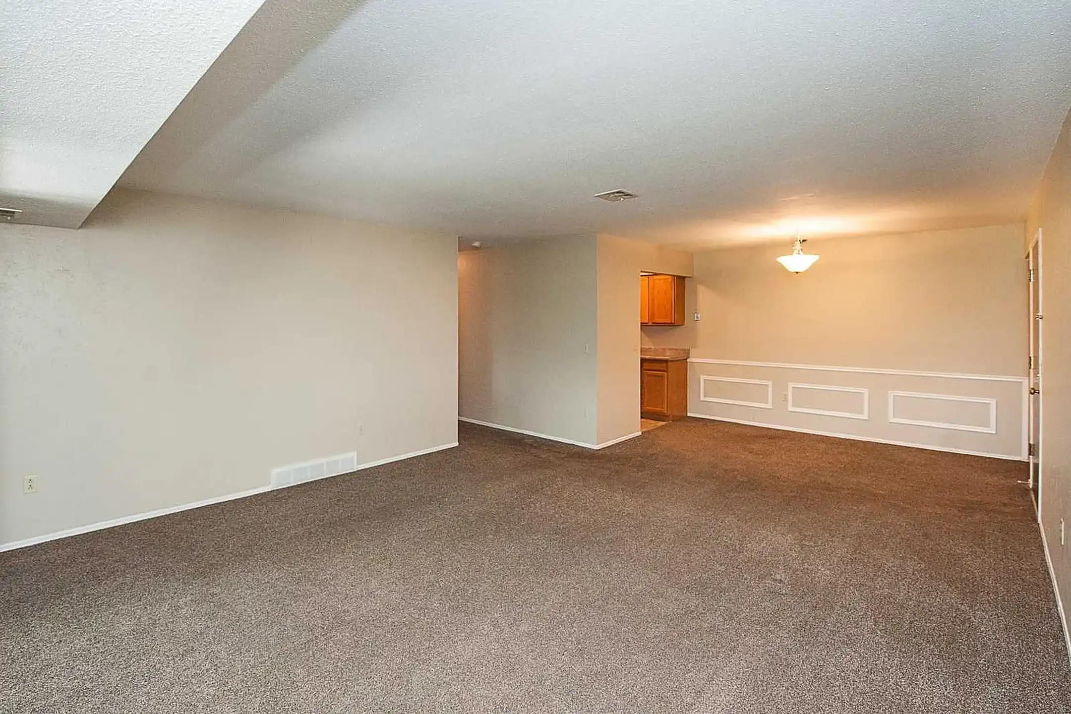 Beacon Point Apartments - Toledo, OH 43614 | ApartmentGuide.com