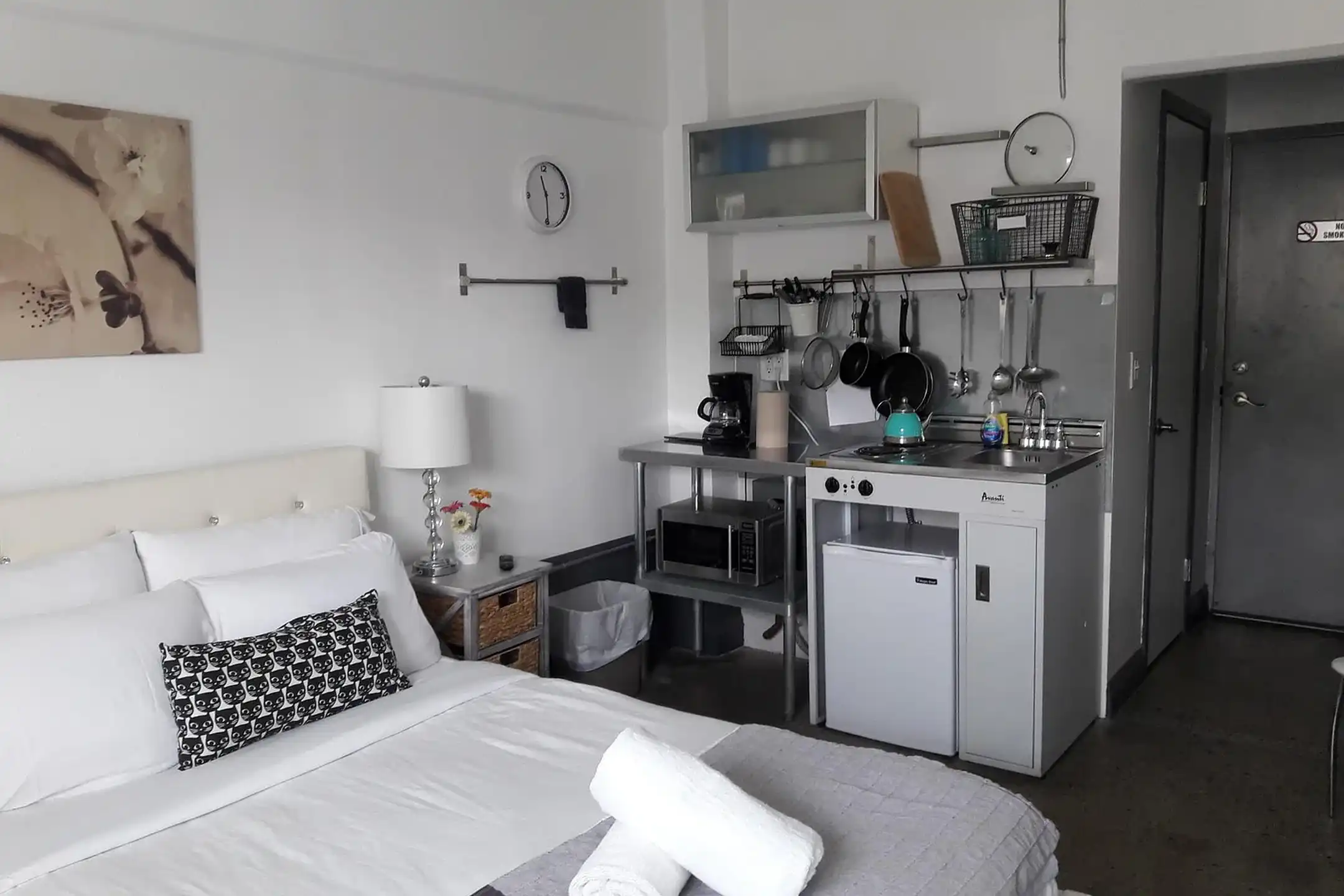 Whitley House - Los Angeles, CA 90068 | ApartmentGuide.com