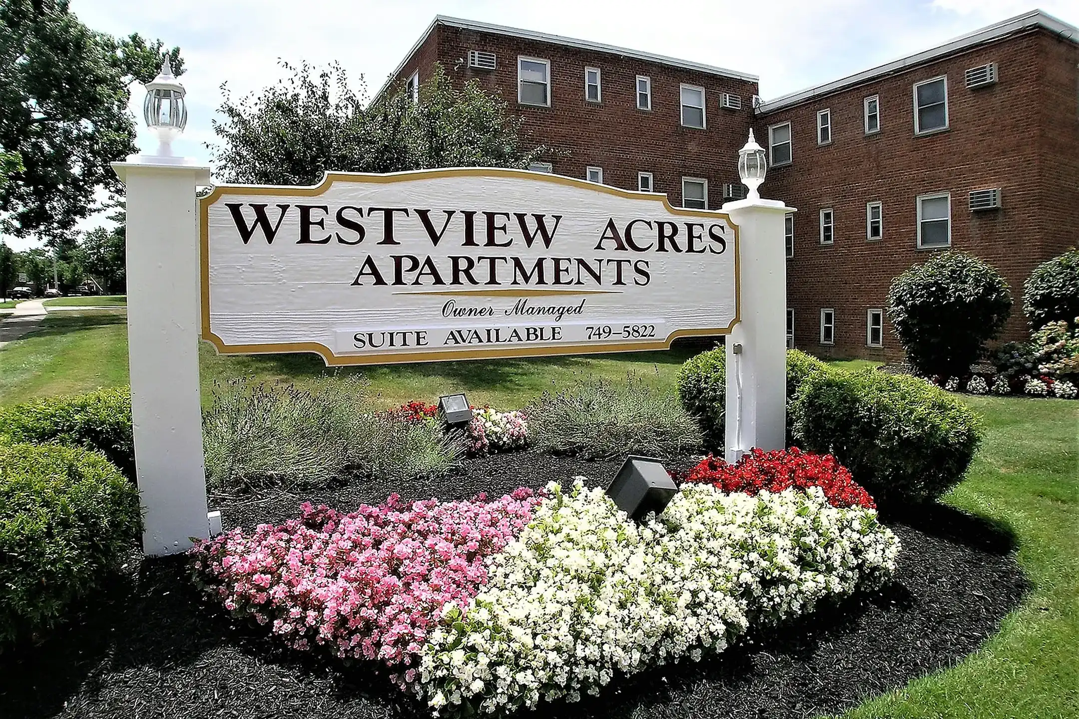 Westview Acres Apartments - Parma, OH 44129 | ApartmentGuide.com