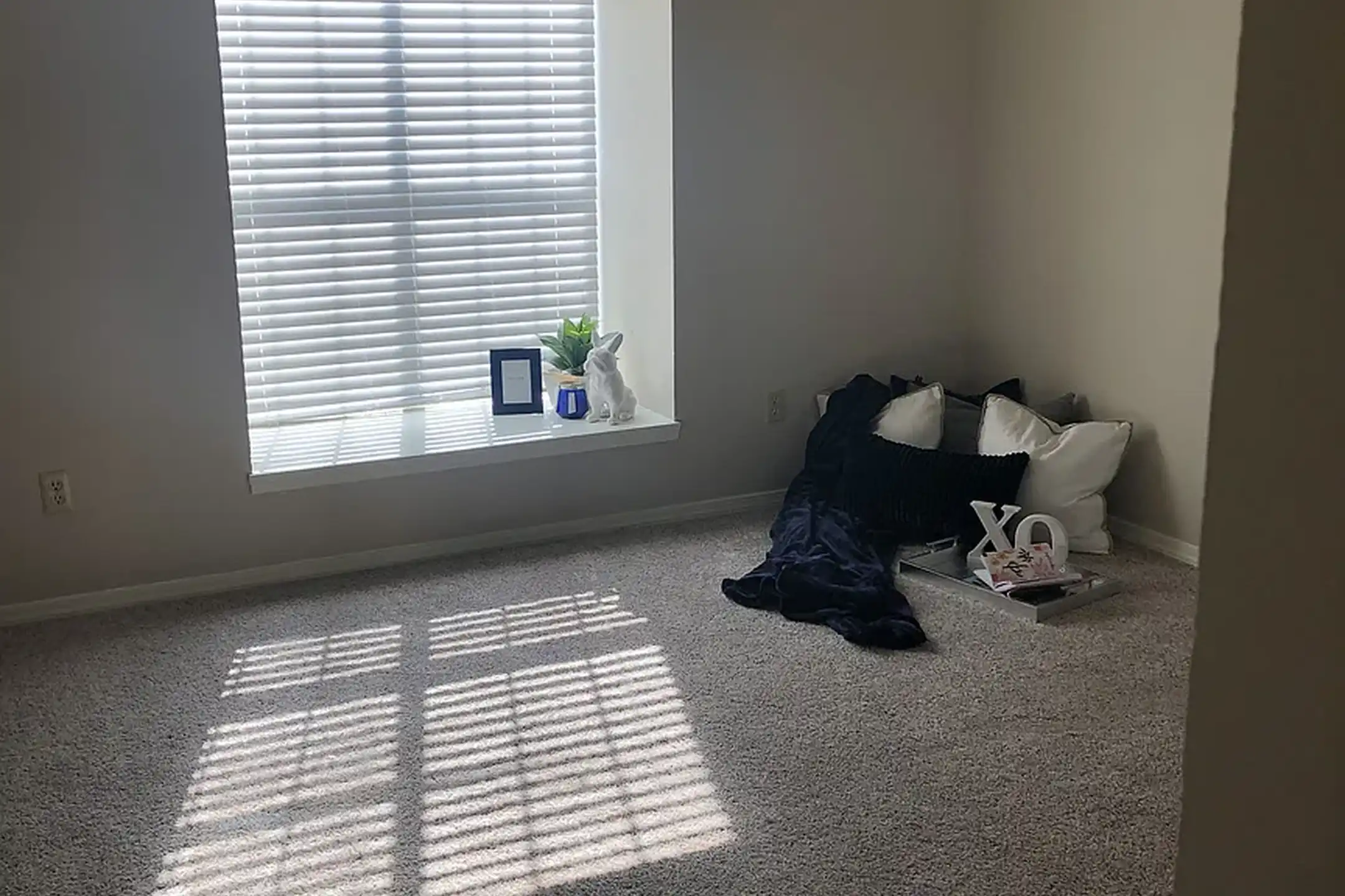 Country Club Condos - Garland, TX 75041 | ApartmentGuide.com