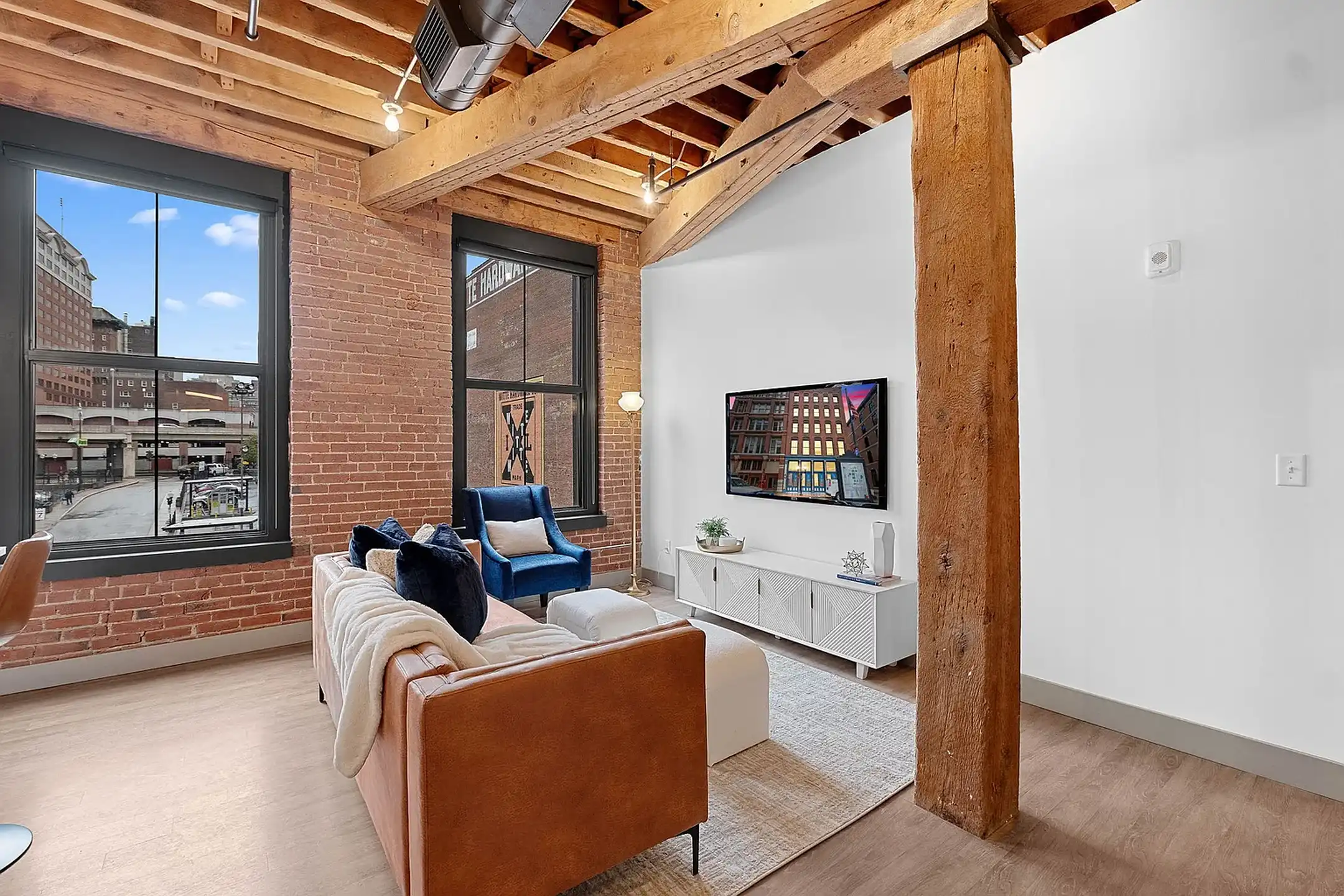 Hoffman Lofts - Saint Louis, MO 63102 | ApartmentGuide.com