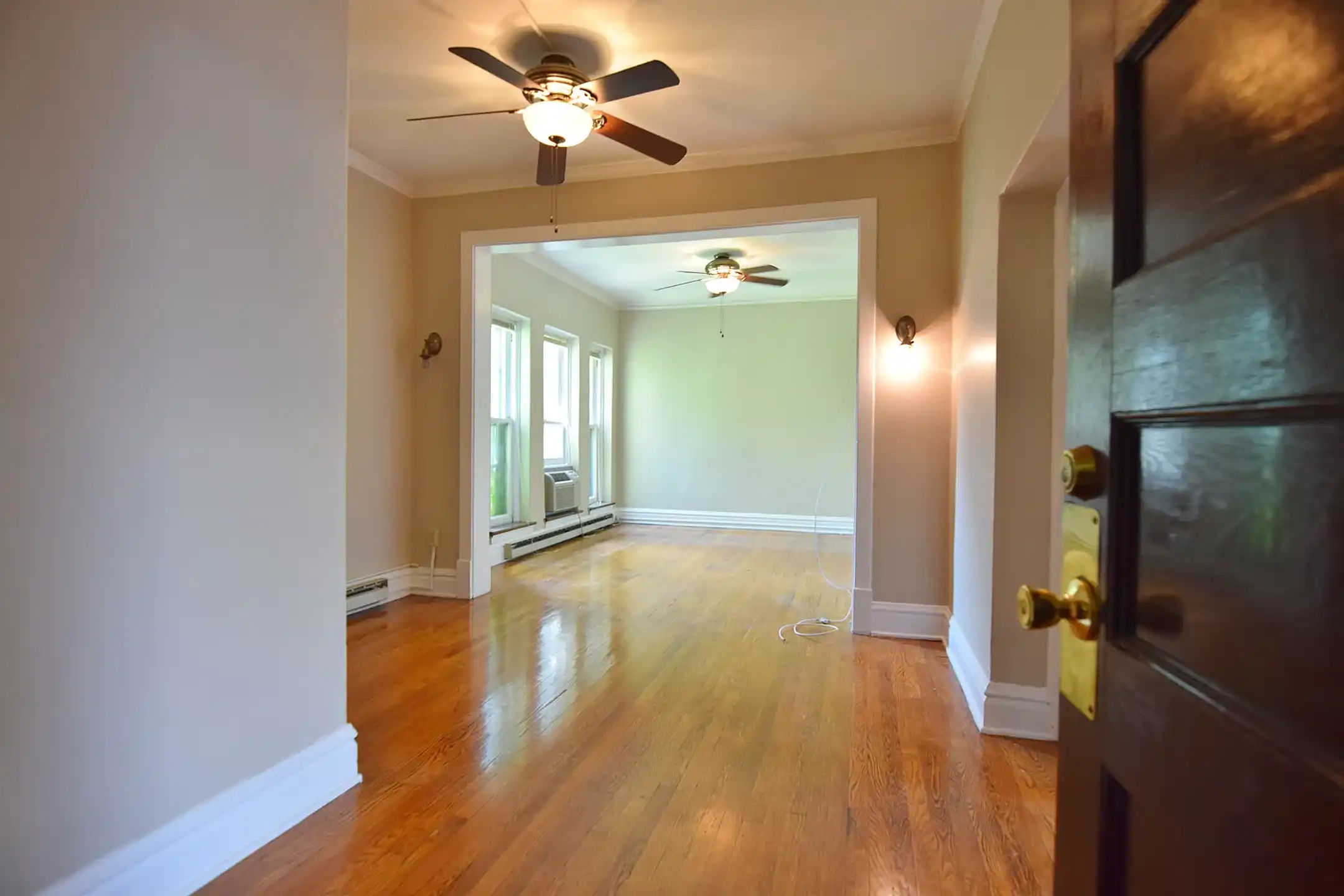 Greystone Court Apartments - Columbus, OH 43215 | ApartmentGuide.com