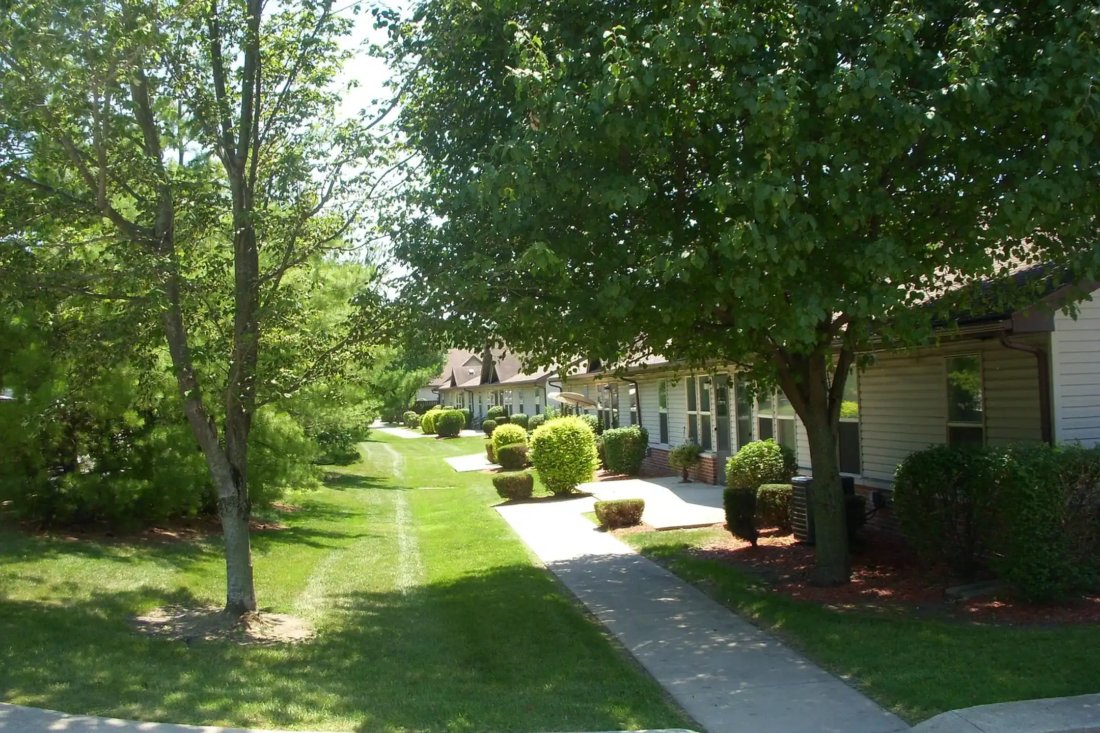 Cedar Cliff Apartments - Richmond, IN 47374 | ApartmentGuide.com