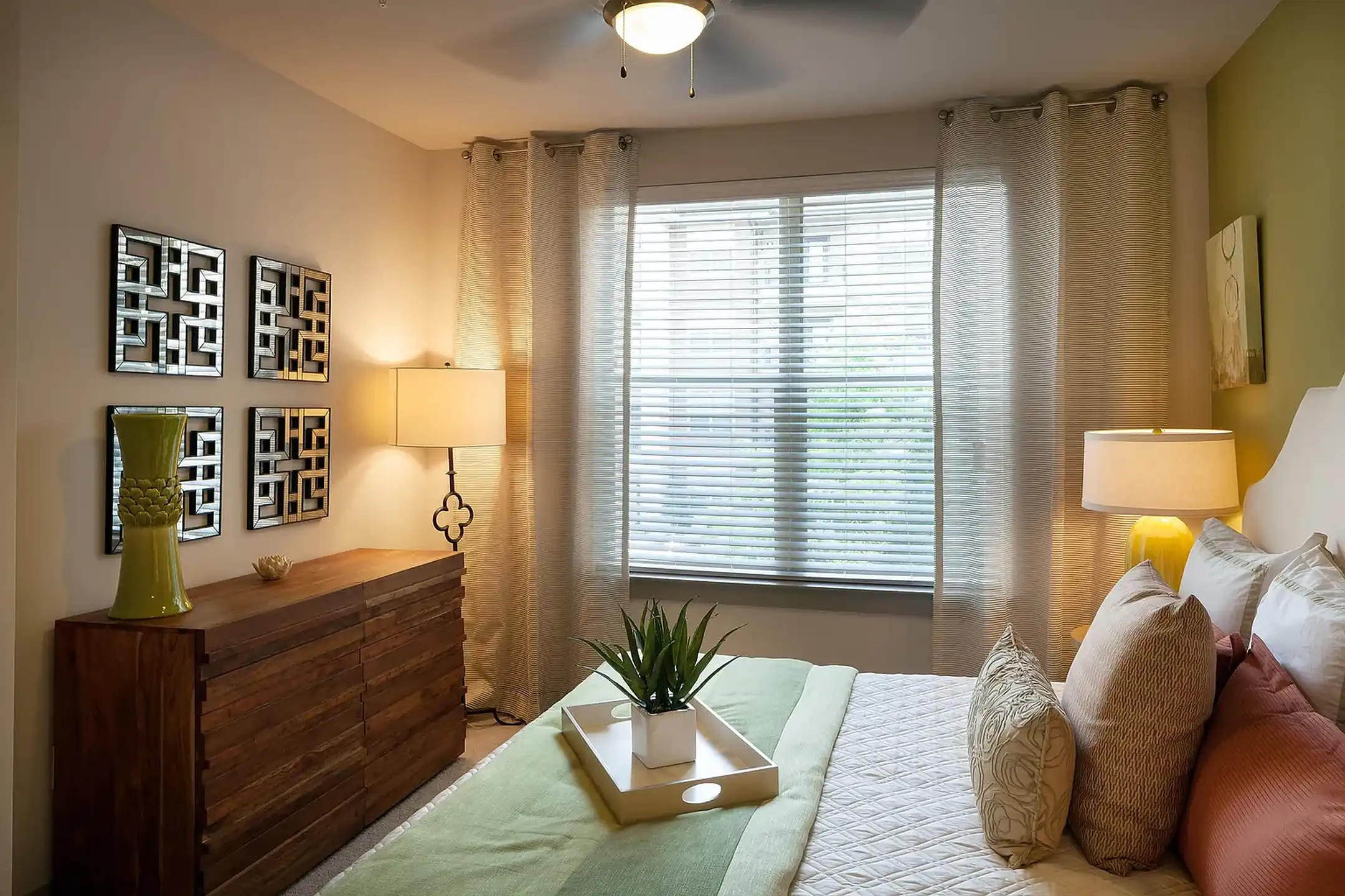 ALMA on Maple - Dallas, TX 75235 | ApartmentGuide.com