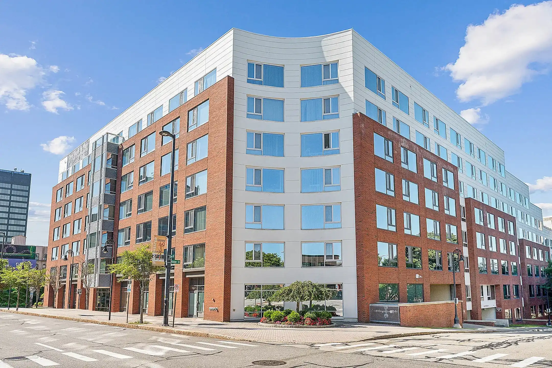 Residences at Manchester Place - Manchester, NH 03101 | ApartmentGuide.com
