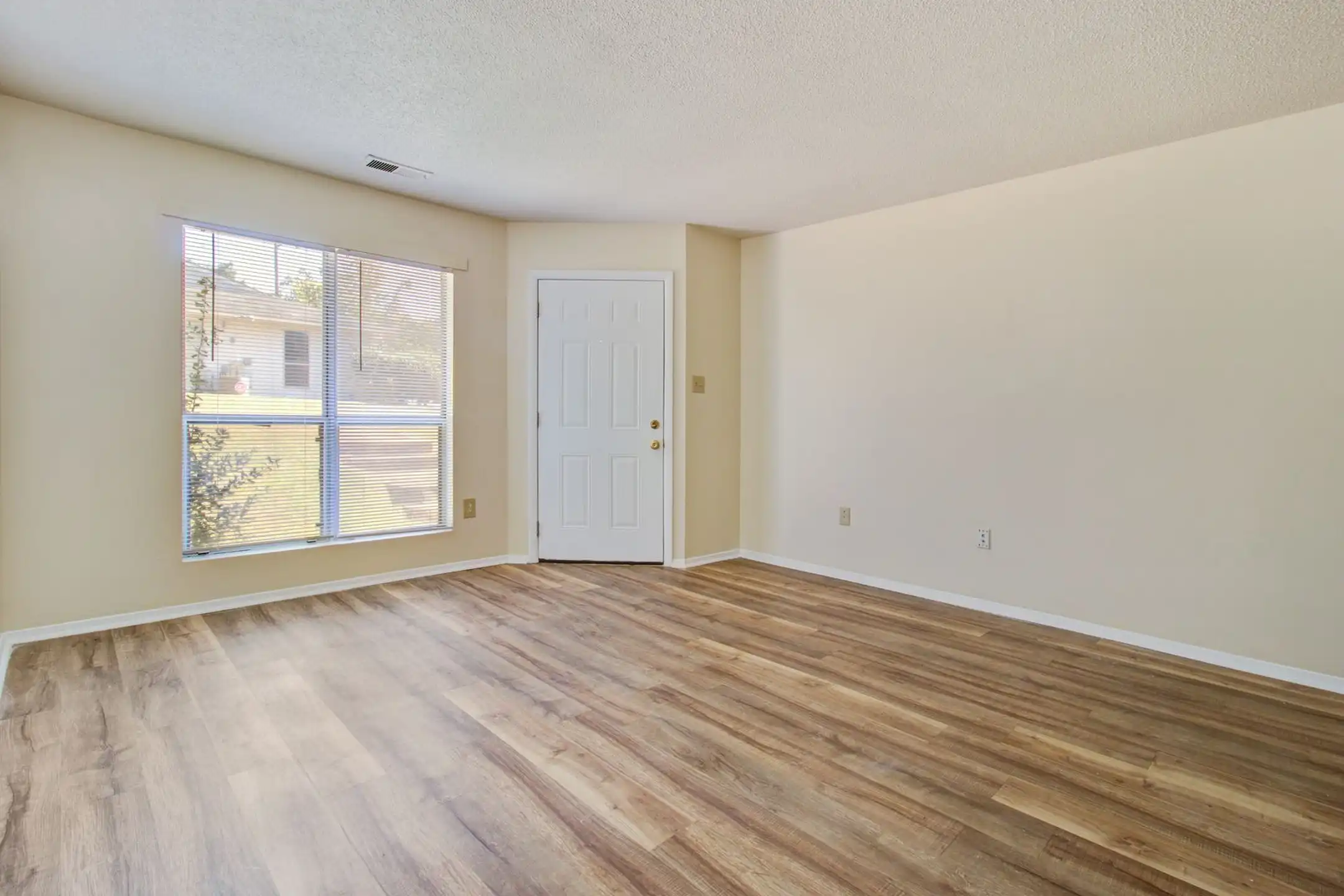 197 Lamplighter Apartments Dr unit 15B - Winnsboro, SC 29180 | ApartmentGuide.com