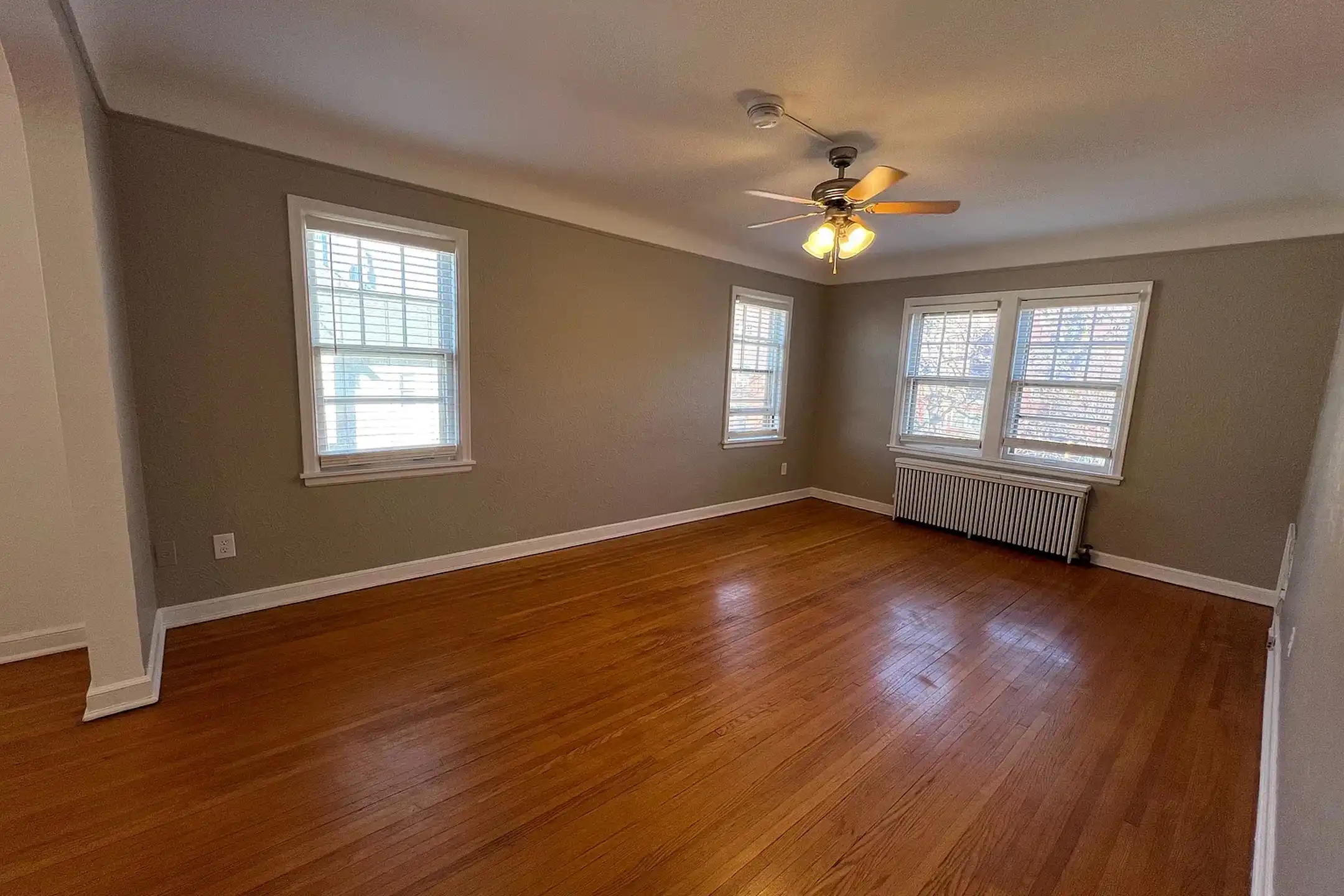 Stevens Square Apartments - Minneapolis, MN 55403 | ApartmentGuide.com