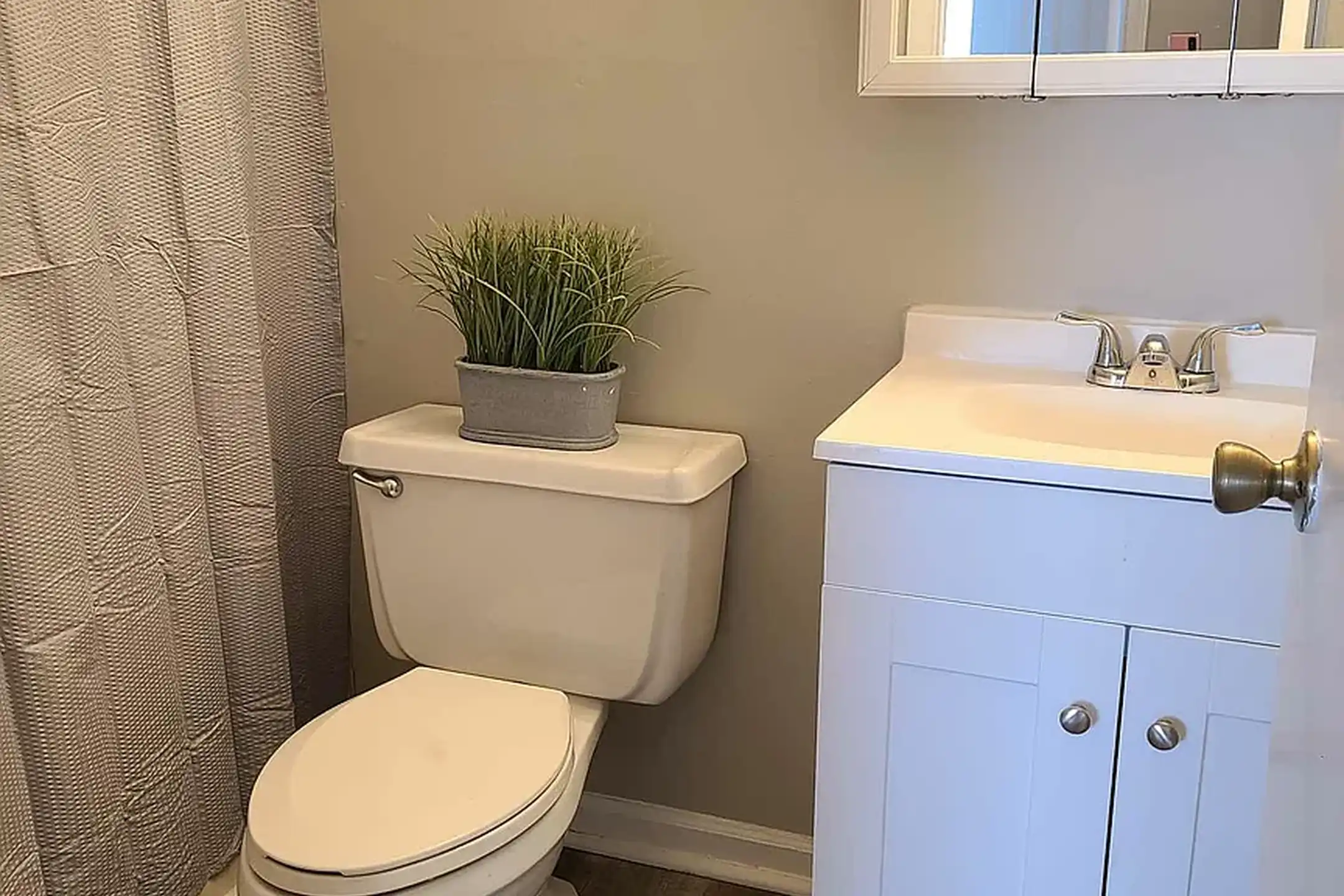 Oak Tree Farms - Hopkinsville, KY 42240 | ApartmentGuide.com