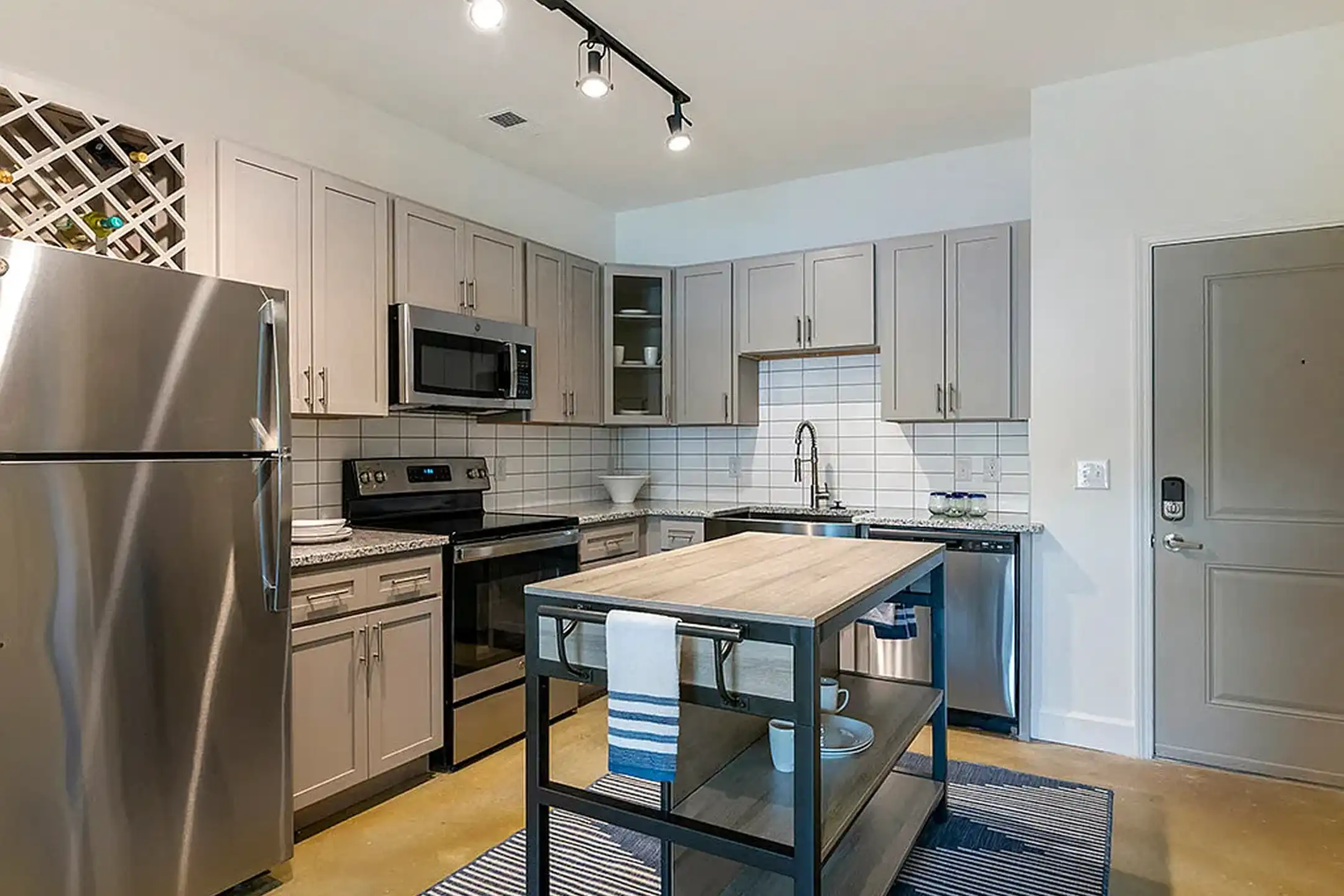 Comet West New Bern - New Bern, NC 28560 | ApartmentGuide.com