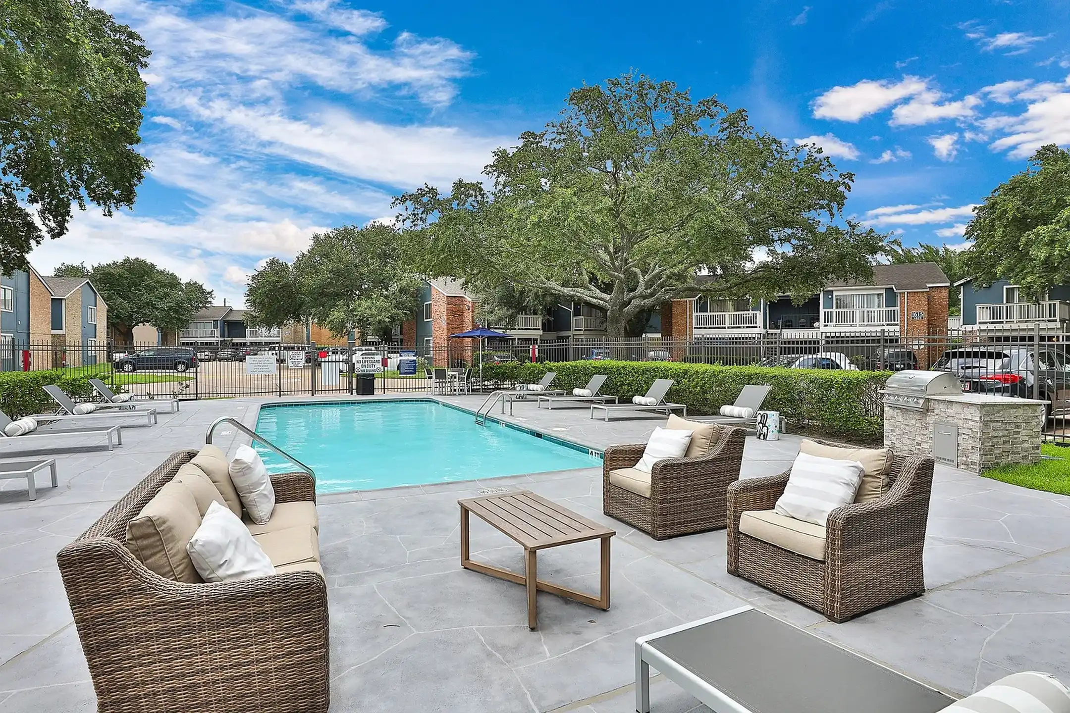 Barringer Square - Webster, TX 77598 | ApartmentGuide.com