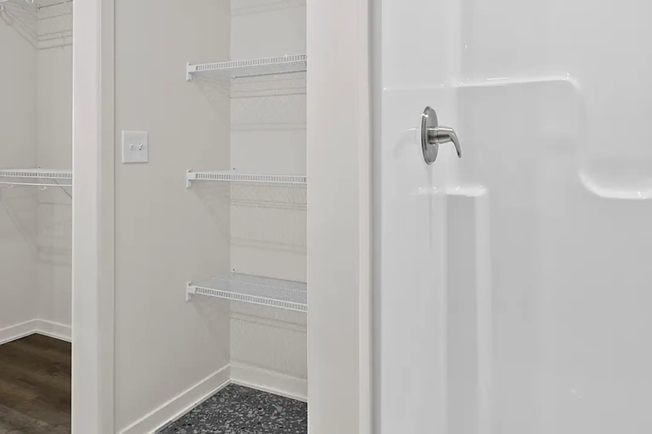 Flats at Carriage Commons - Traverse City, MI 49686 | ApartmentGuide.com