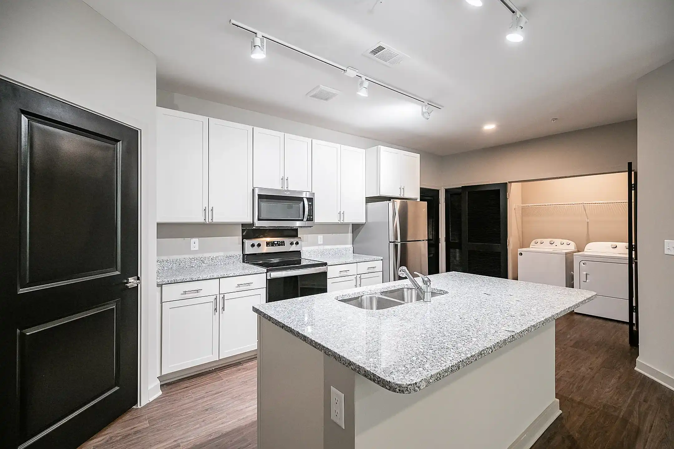 Madison Midtown - Memphis, TN 38104 | ApartmentGuide.com