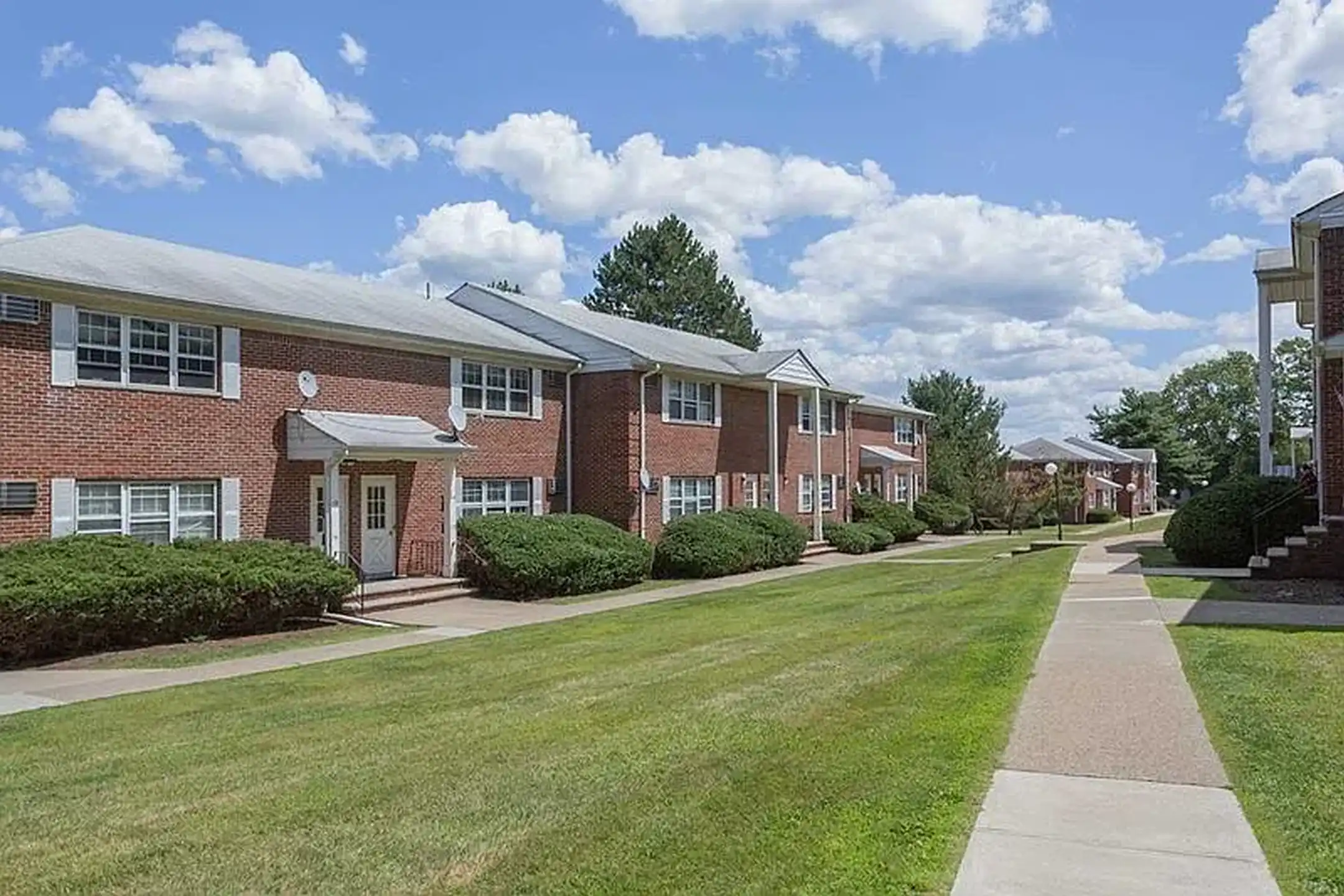 Butler Ridge - Butler, NJ 07405 | ApartmentGuide.com