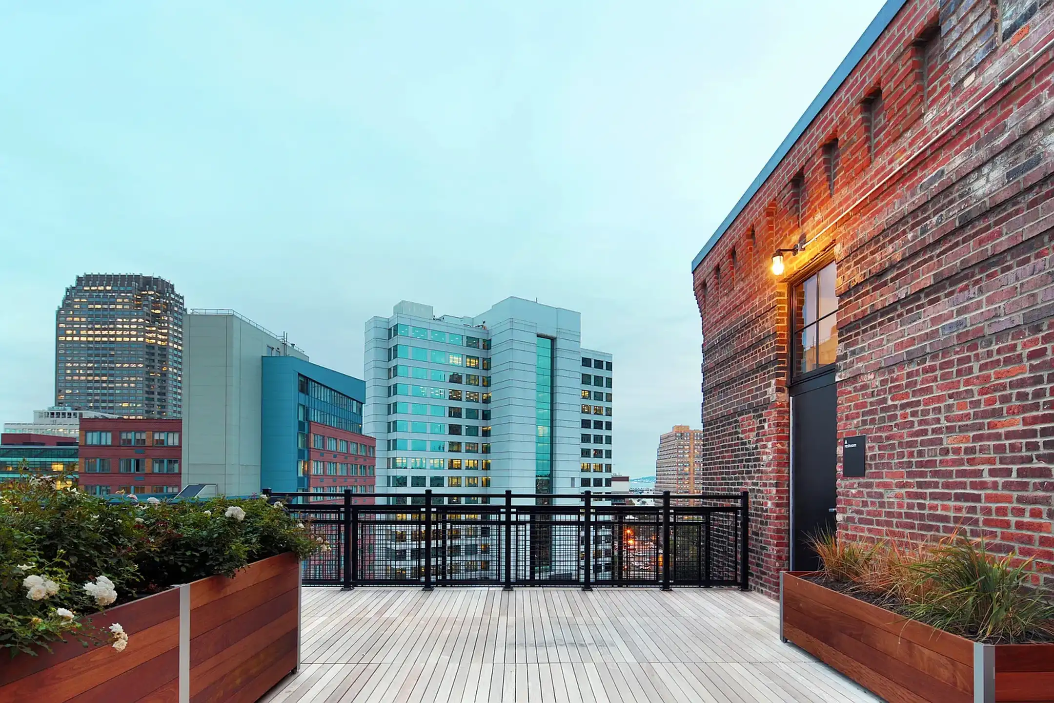 Modera Lofts - Jersey City, NJ 07302 | ApartmentGuide.com