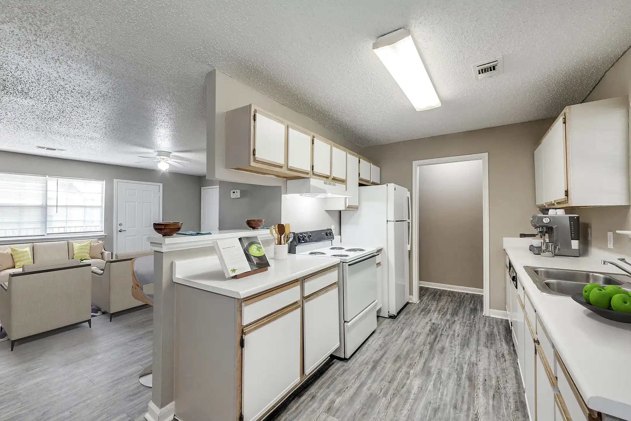 Mockingbird Lane Plaza - Victoria, TX 77904 | ApartmentGuide.com